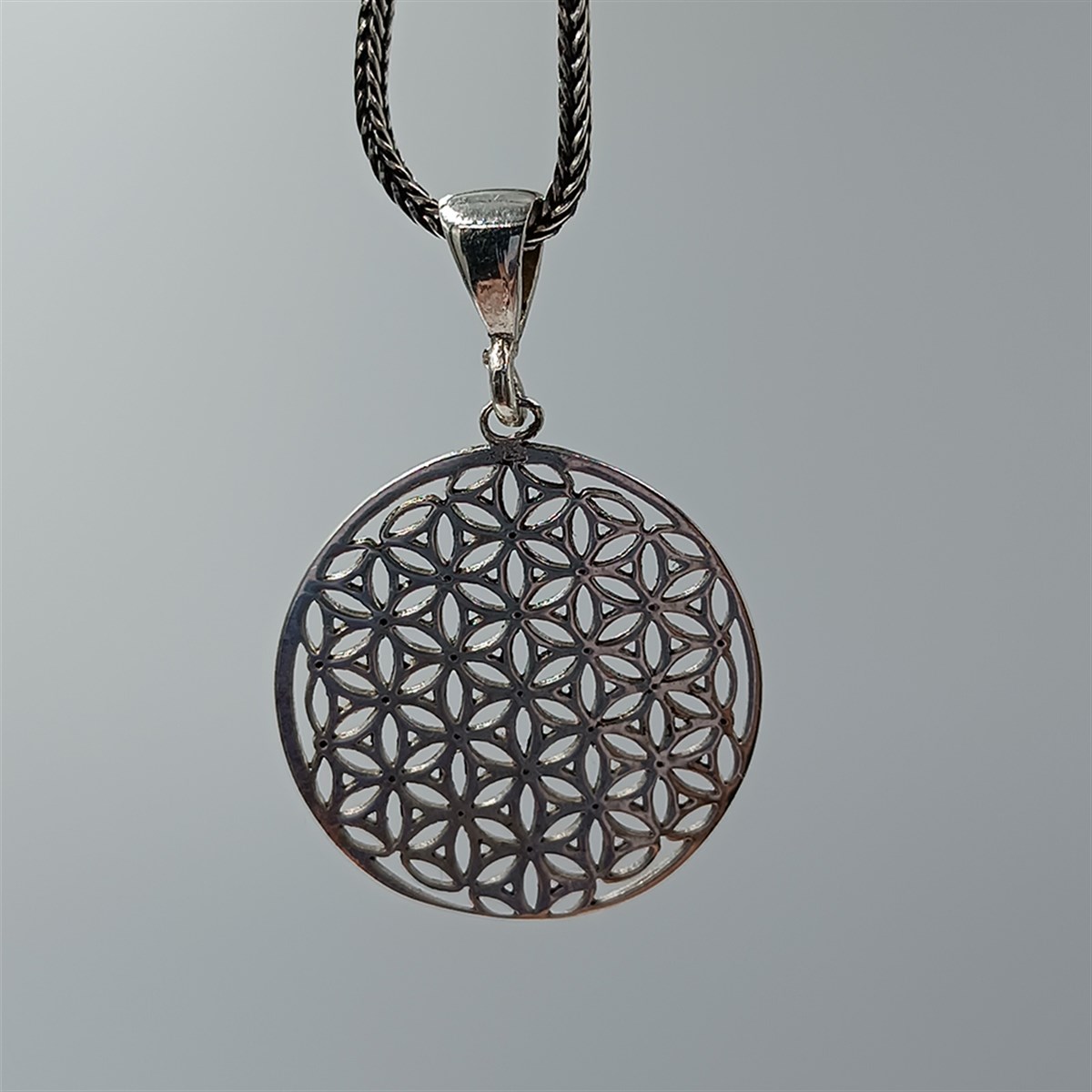 Yaşam Çiçeği İşlemeli Gümüş Kolye - Diriliş Takı