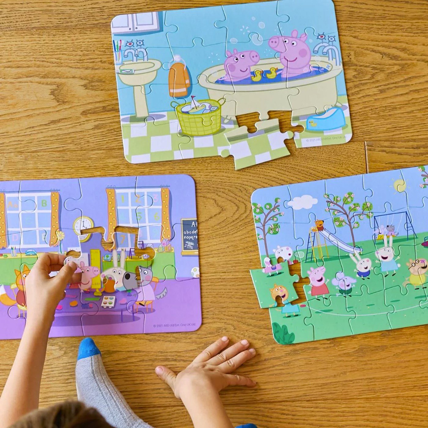 Peppa Pig - Progressive Puzzle: A Happy Day - 3 in 1 yapboz oyunu