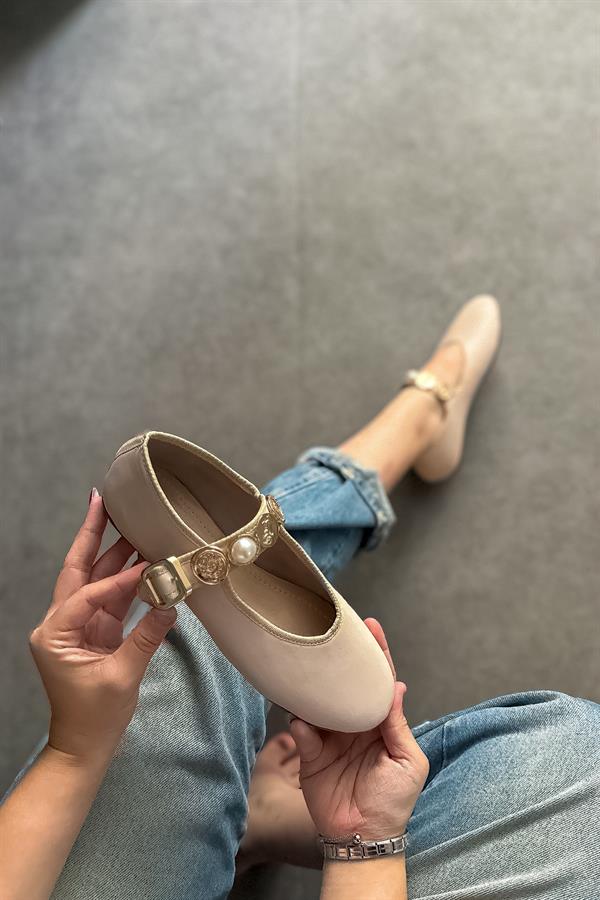 Beef Bej Cilt Gold Toka Detaylı Kadın Babet