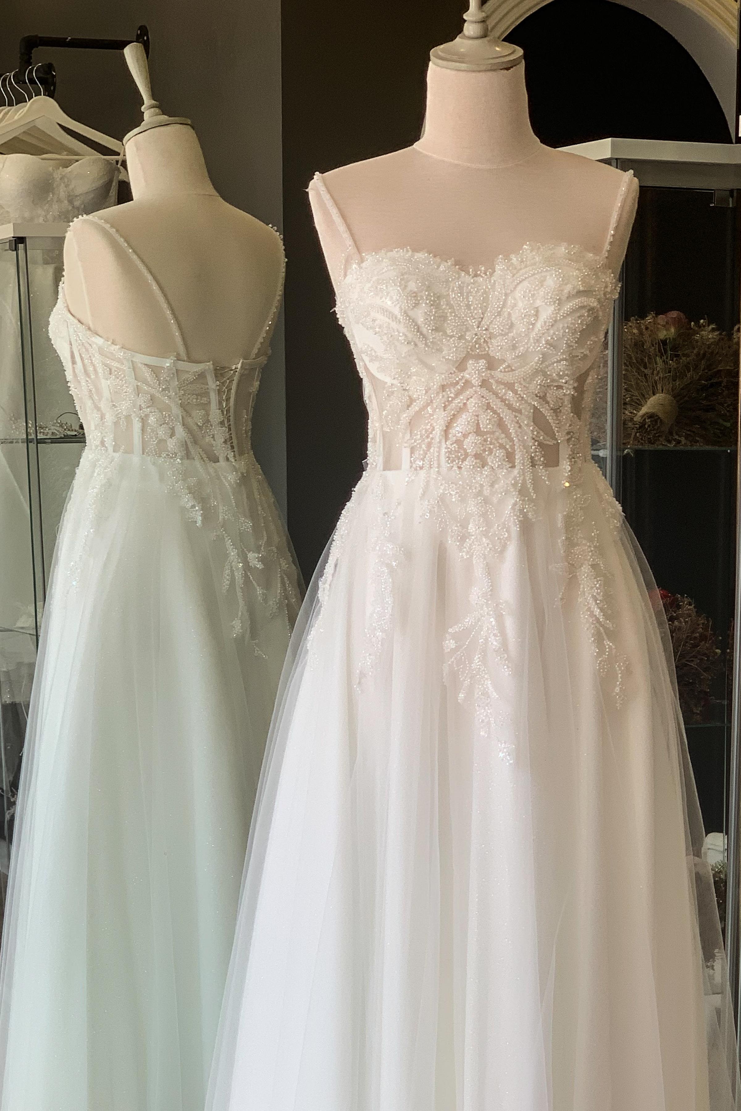 Beyaz Simli Dantel Kaplama Maxi Boy Abiye ve Nikah Elbisesi Beyaz Simli Dantel Kaplama Maxi Boy Abiye ve Nikah Elbisesi