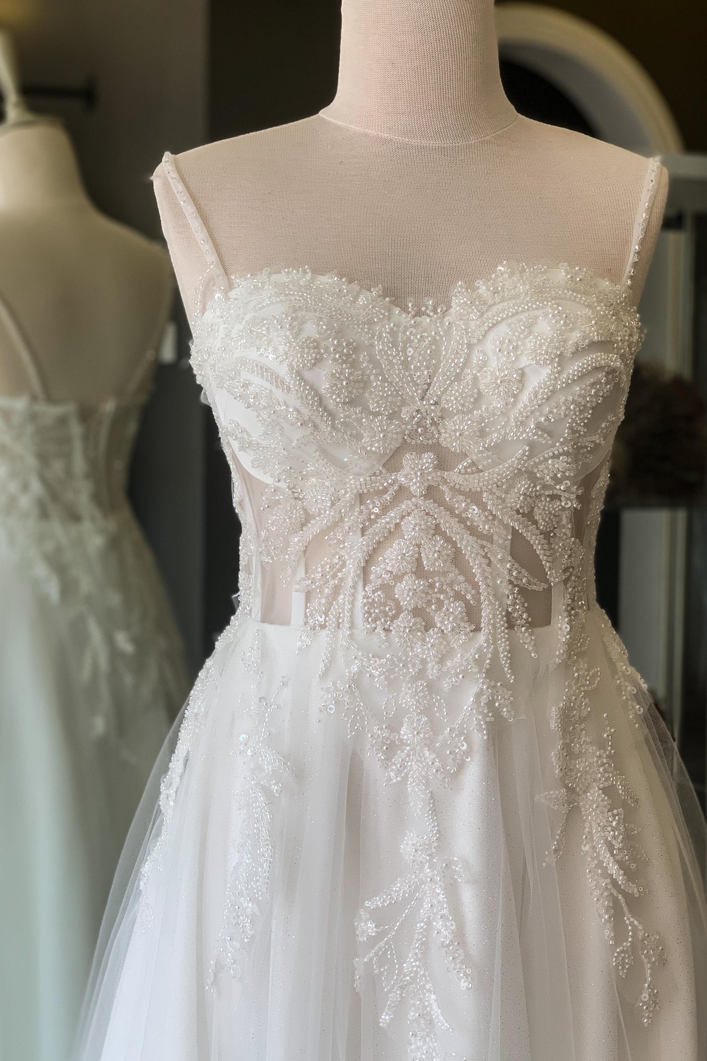 Beyaz Simli Dantel Kaplama Maxi Boy Abiye ve Nikah Elbisesi Beyaz Simli Dantel Kaplama Maxi Boy Abiye ve Nikah Elbisesi