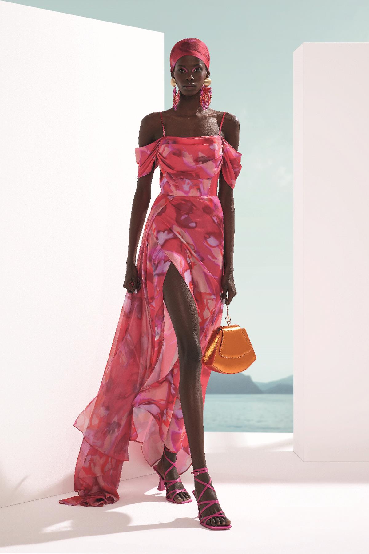 Desenli Gold Zincir Aksesuarlı Tek Kollu Maksi Boy Şifon Abiye Elbise ...