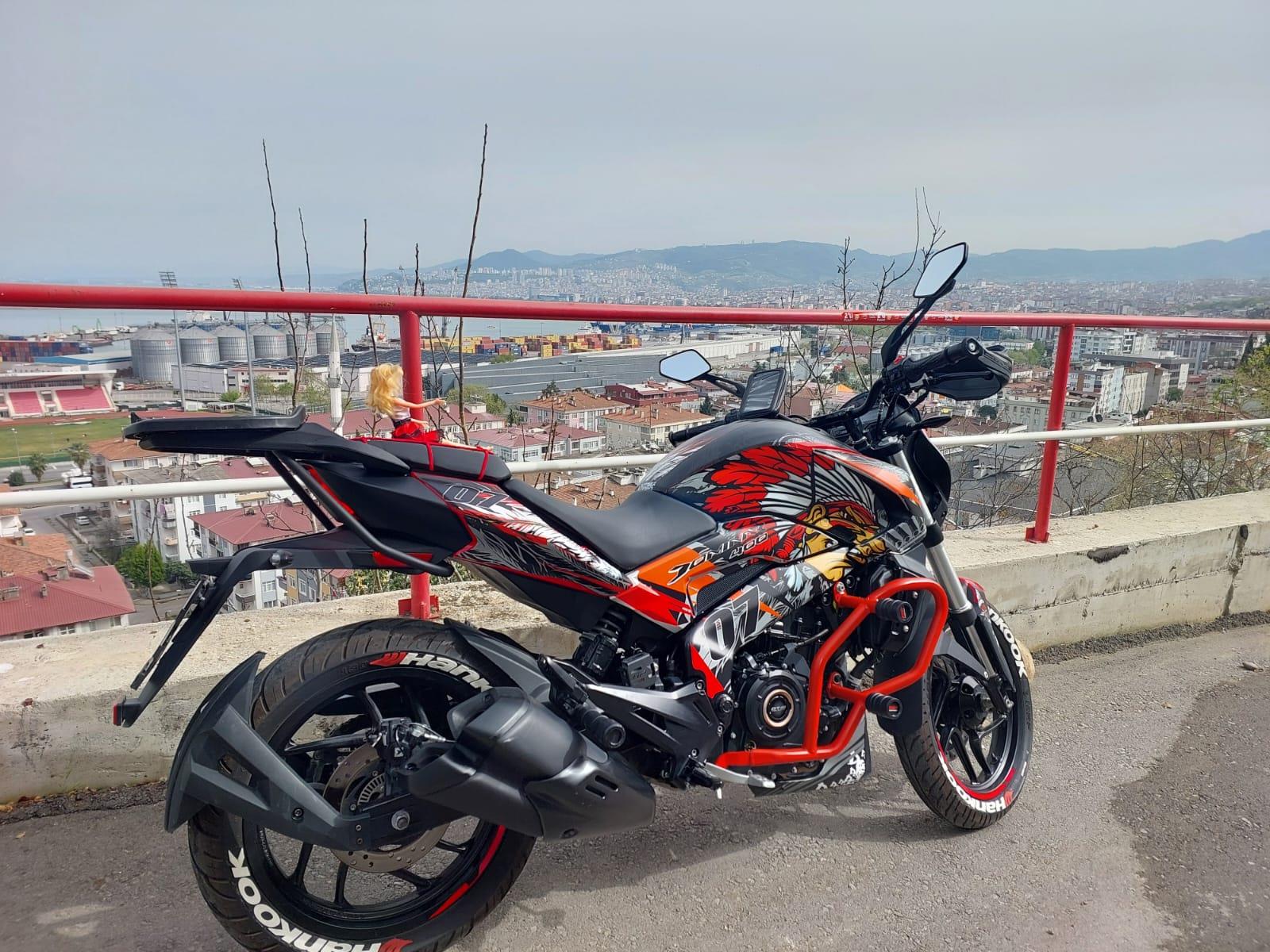 Bajaj Dominar Red Indian Sticker Etiket Kaplama Model