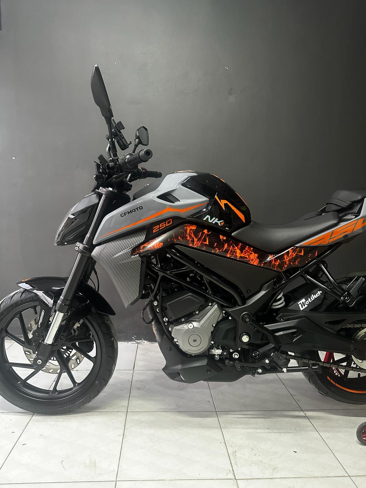 CF MOTO NK 250 Duman Orta Sticker Etiket Modeli Turuncu