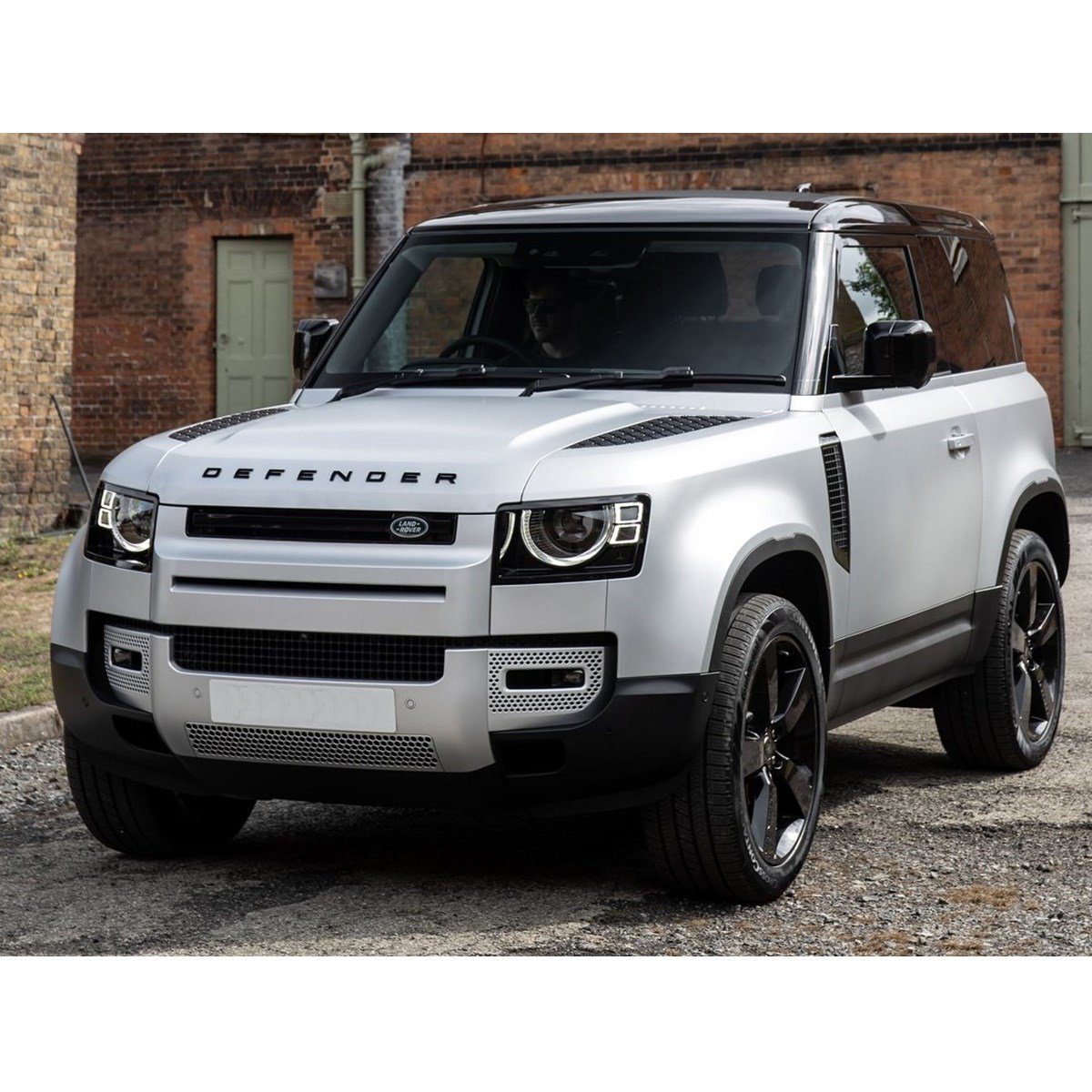 Yeni Defender Kaput Yazı LR130857