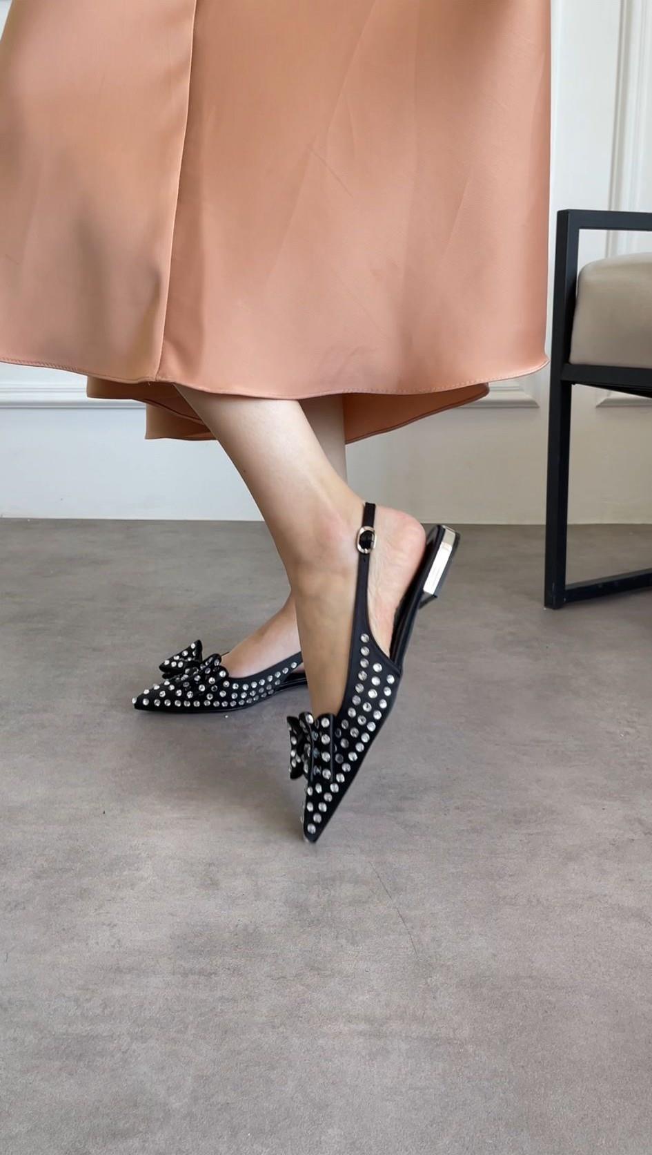 Zarif Fiyonk Detayı ve Taş Işıltısıyla Göz Kamaştıran Siyah Reng 1 cm ...