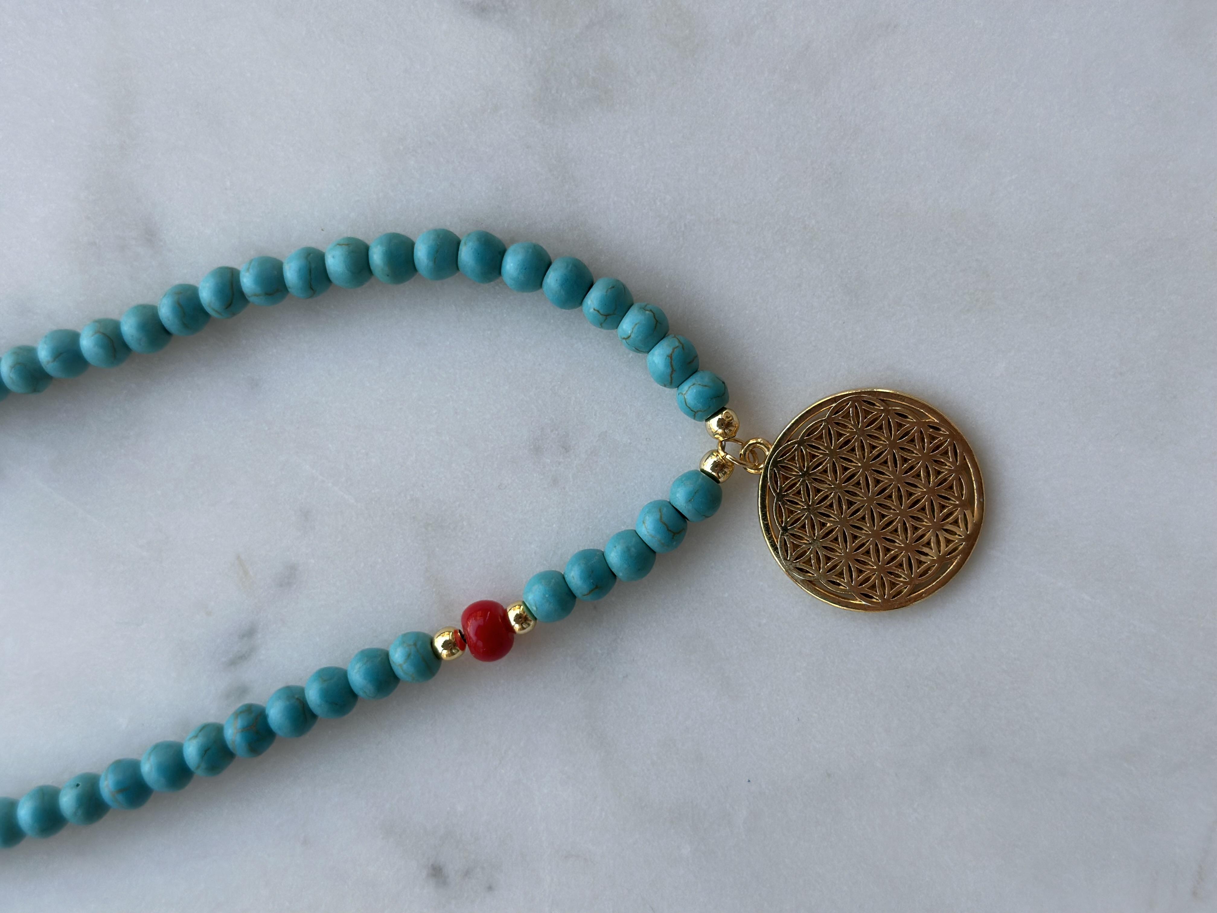 Mavi Boncuk Tasarım Gold Detay Kolye