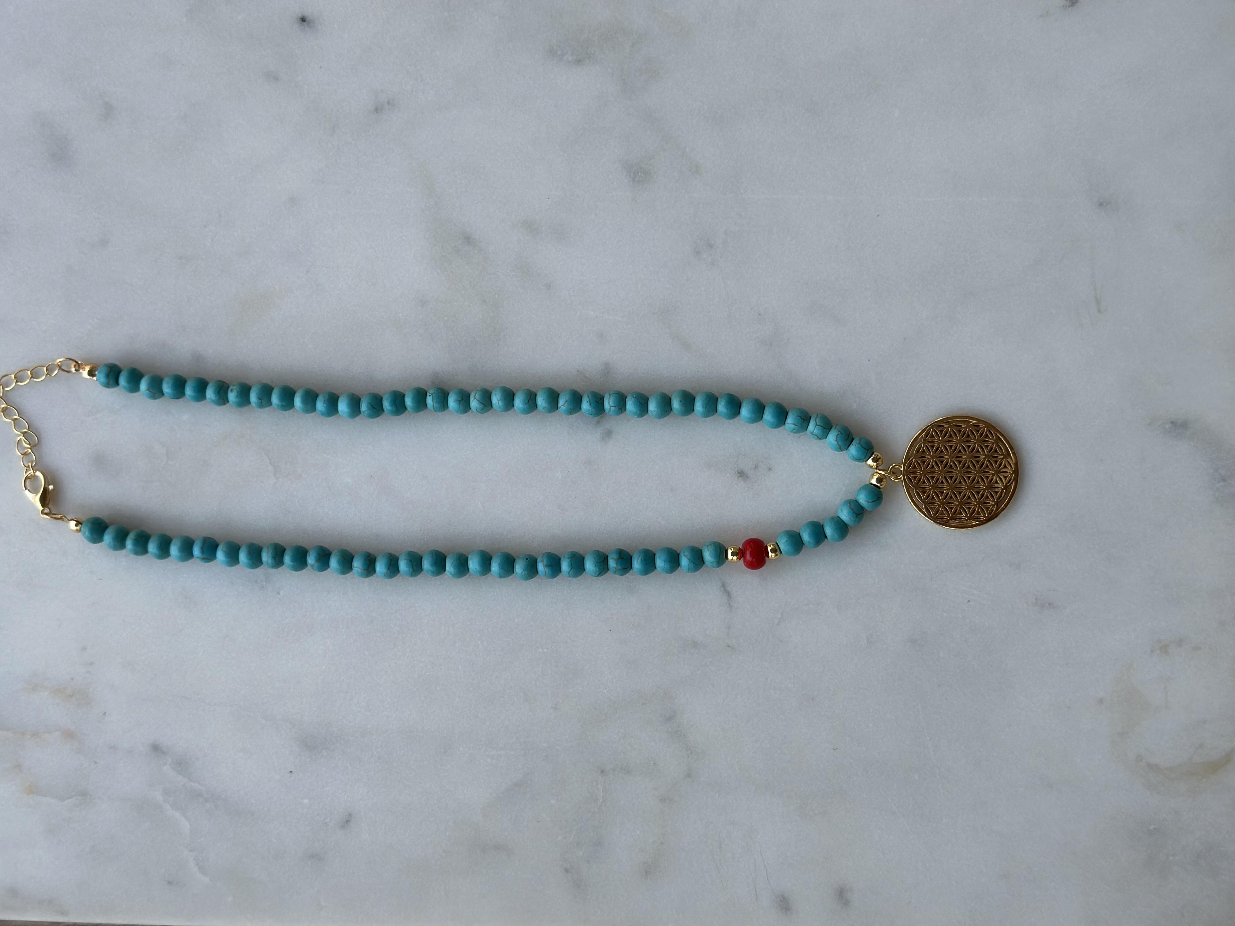 Mavi Boncuk Tasarım Gold Detay Kolye