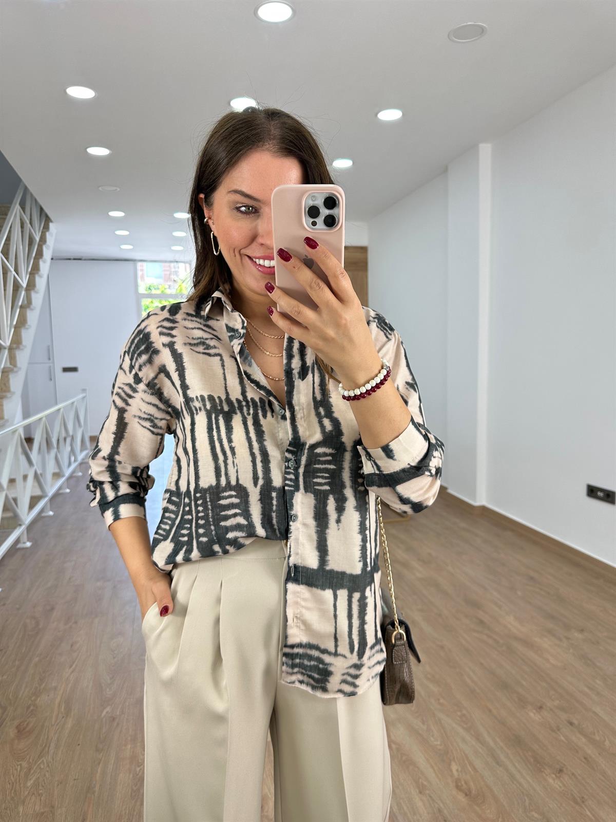 Orijinal Marka Model Vual Gömlek