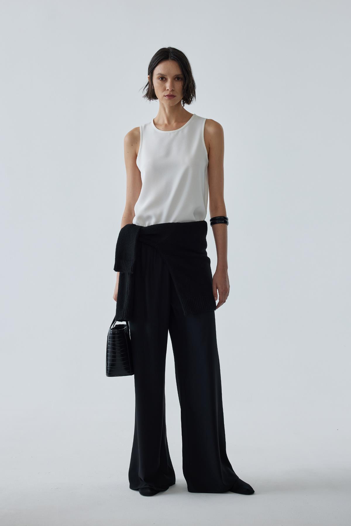 White Moni Crepe Blouse | Suud Collection