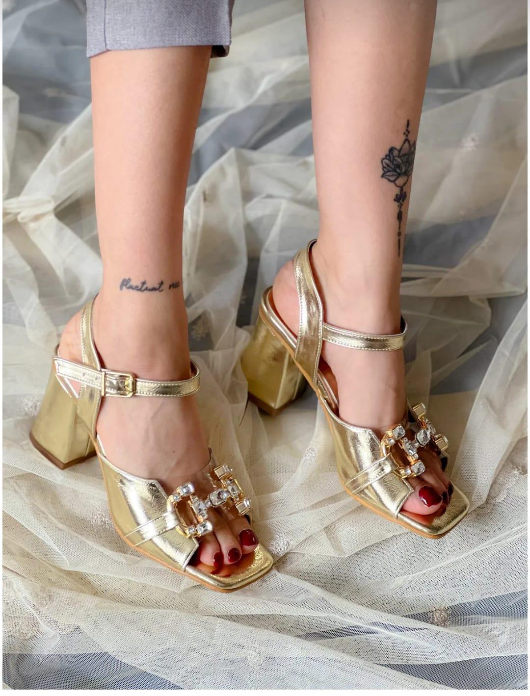 ARYA GOLD TASLI SEFFAF ÖKÇE TOPUKLU SANDALET