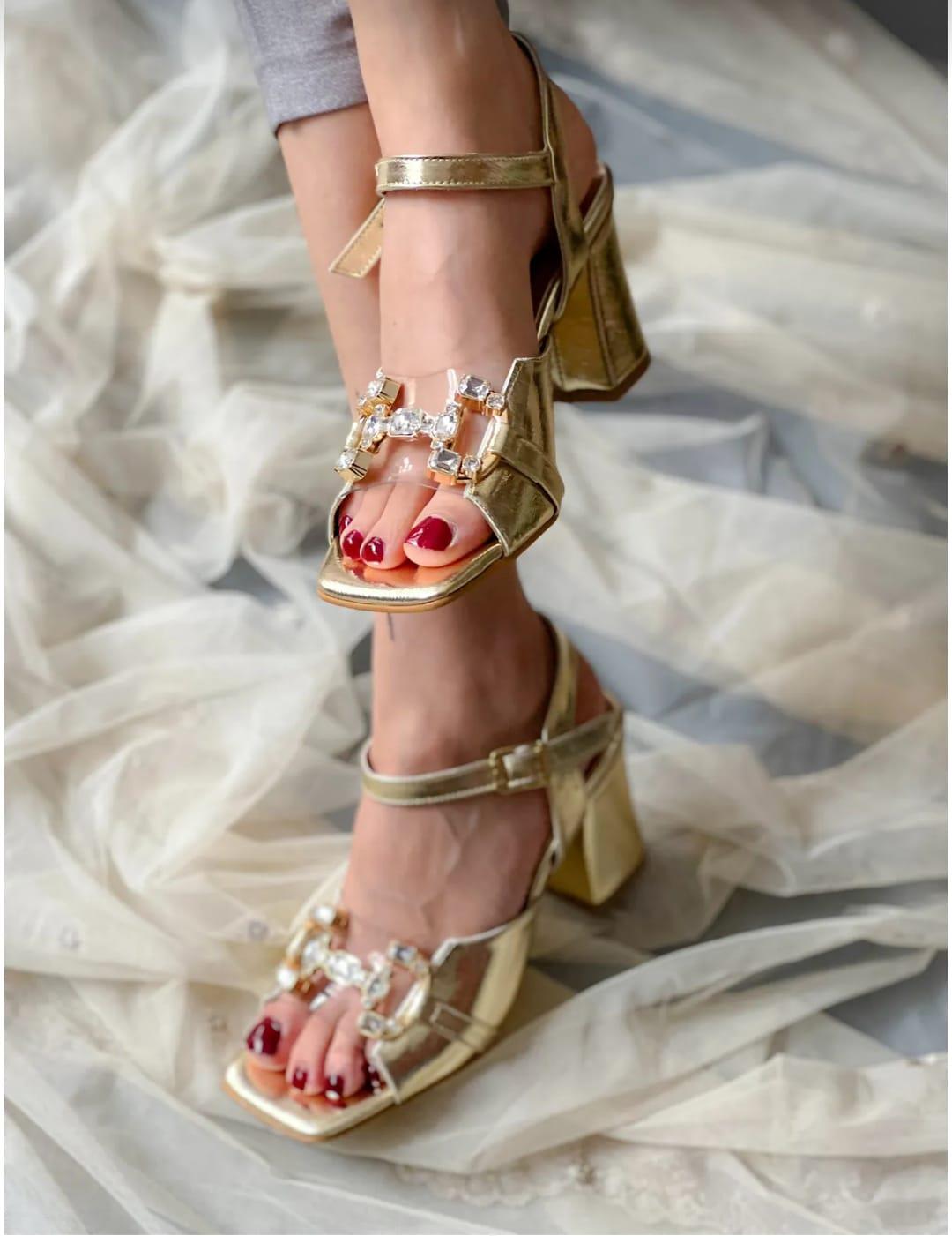 ARYA GOLD TASLI SEFFAF ÖKÇE TOPUKLU SANDALET