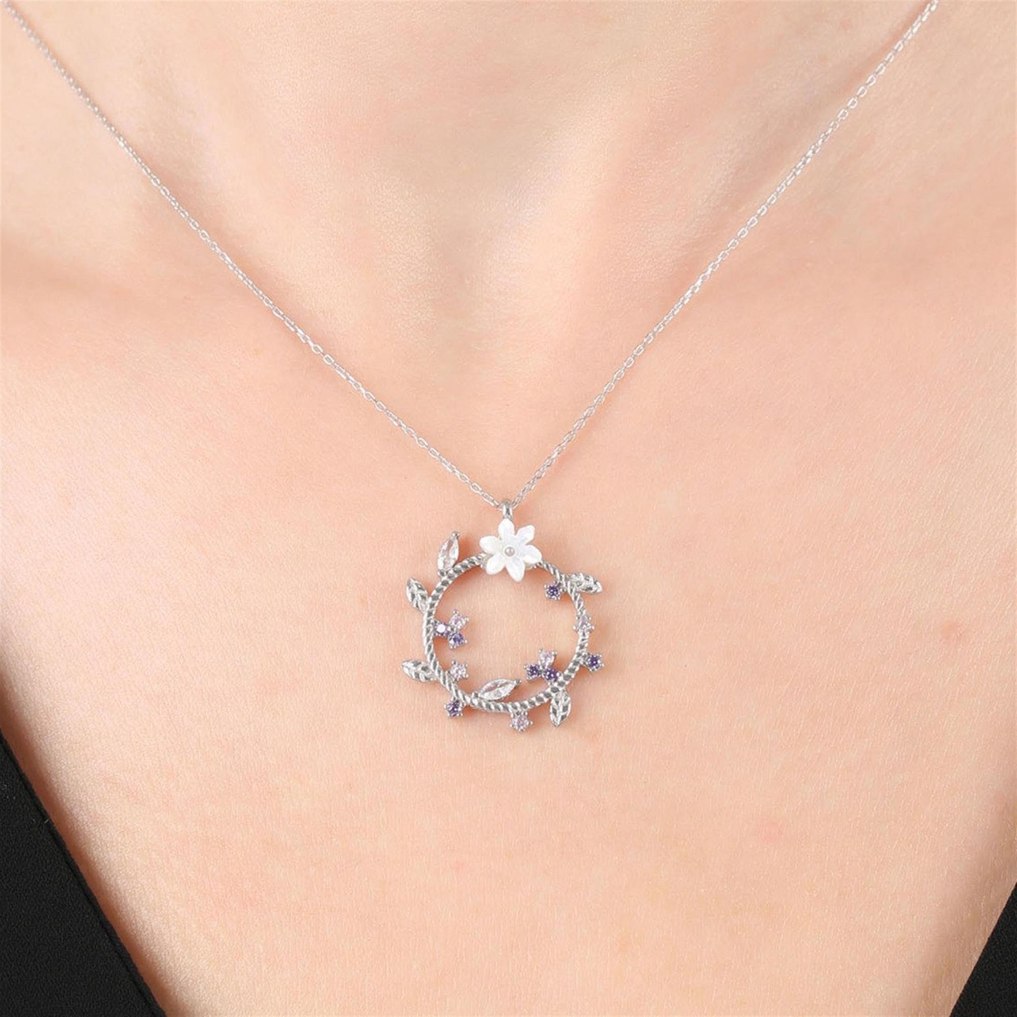 Manolya Çiçeği Mutluluk Haresi Flowers Gümüş Kolye | Mia Vento