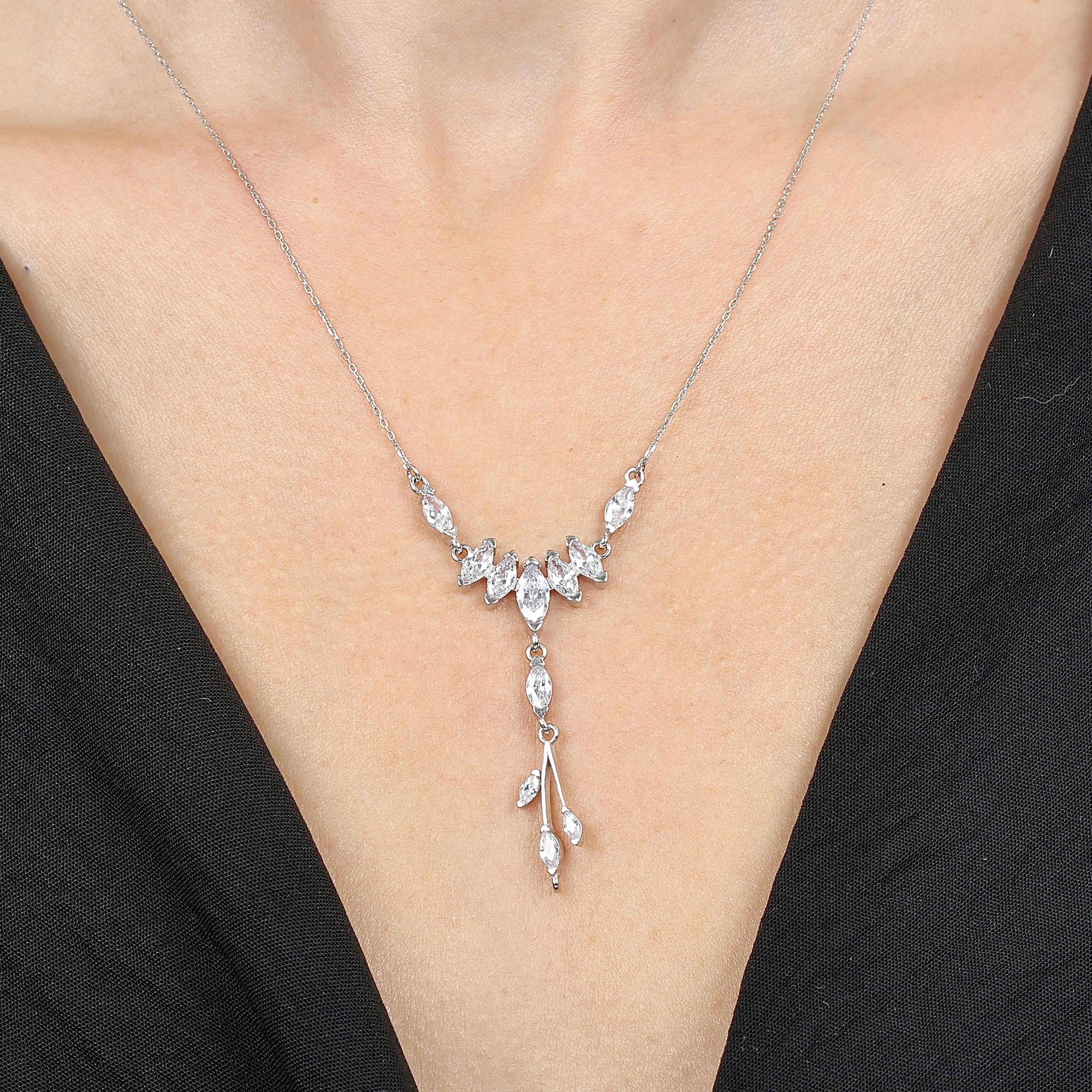 Pırlanta Montür Zarif Mutluluk Masalı Gümüş Su Yolu Set