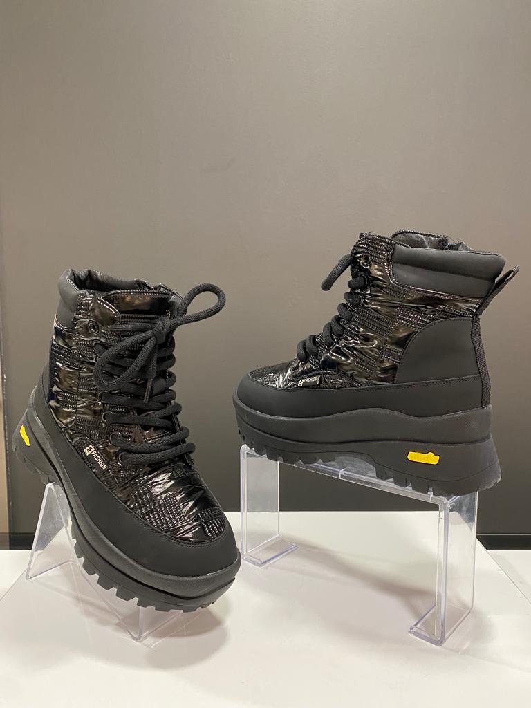 İçi Kürklü Kar Botu