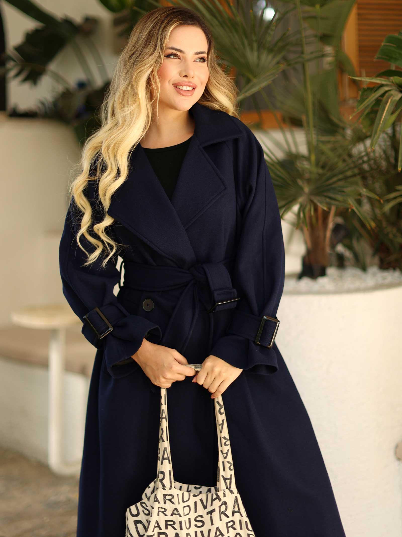 Laci Eva Kaşe Kaban - Melek Araz