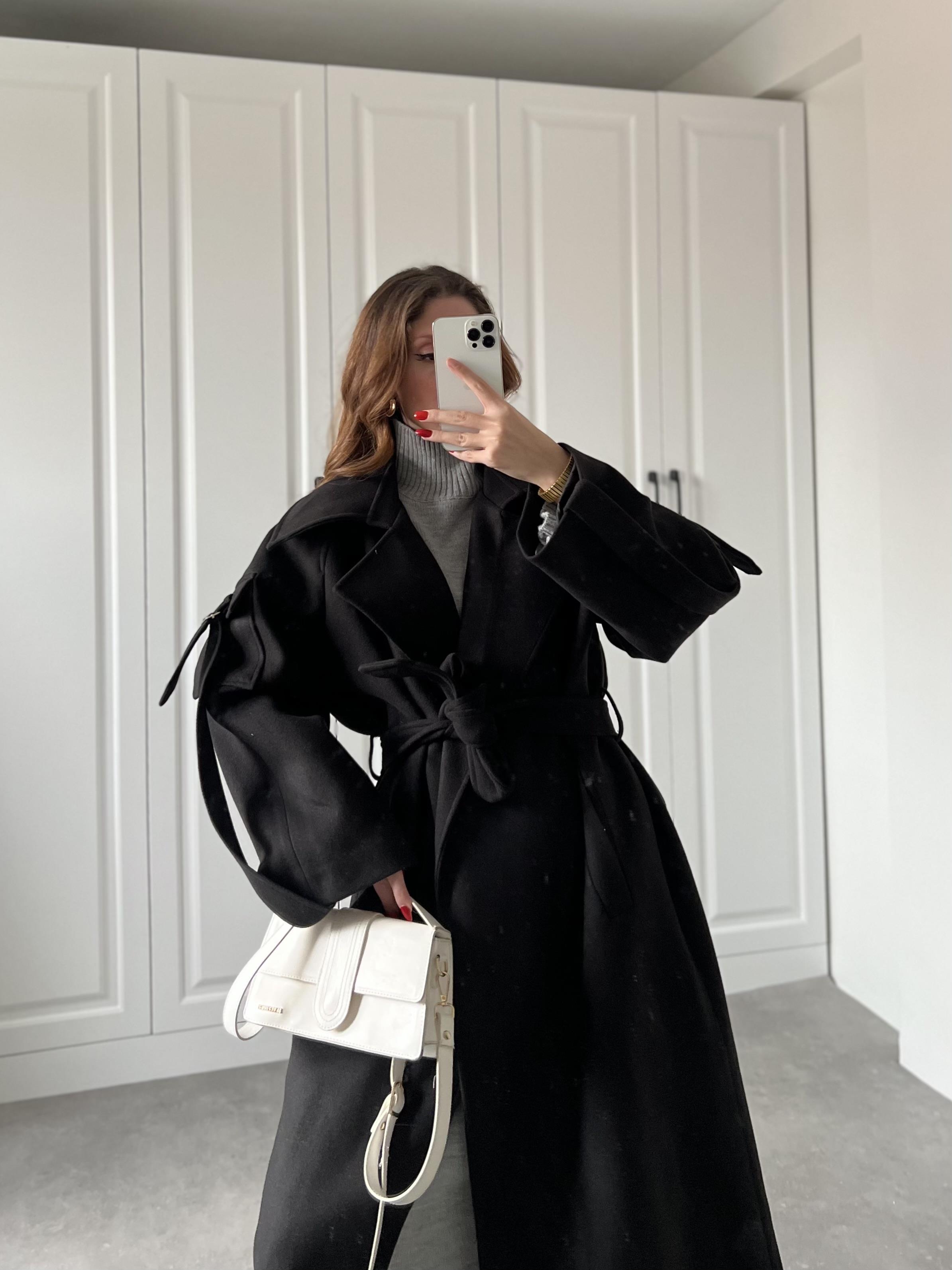 Tasarım Model Siyah Oversize Yün Kaban