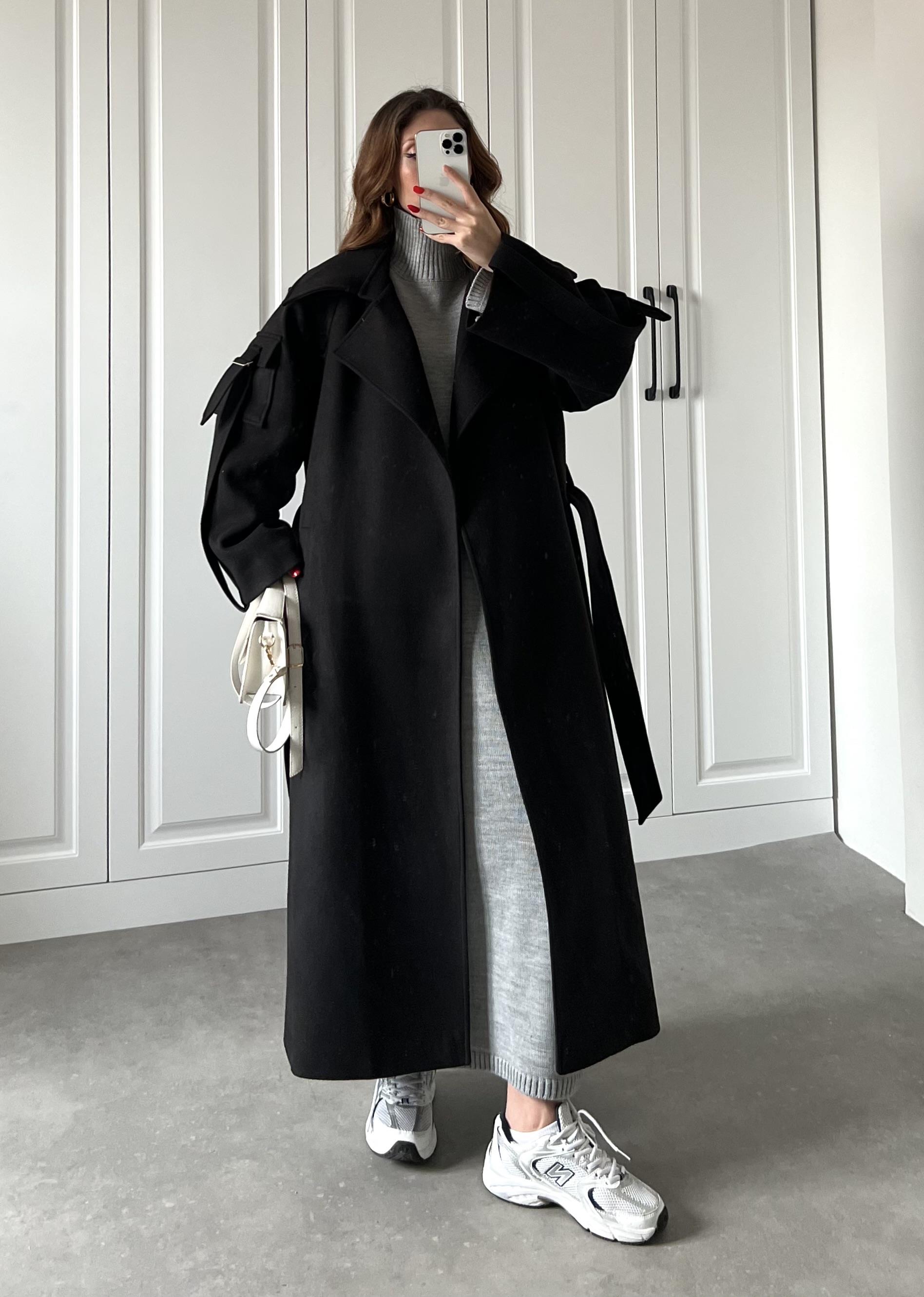 Tasarım Model Siyah Oversize Yün Kaban