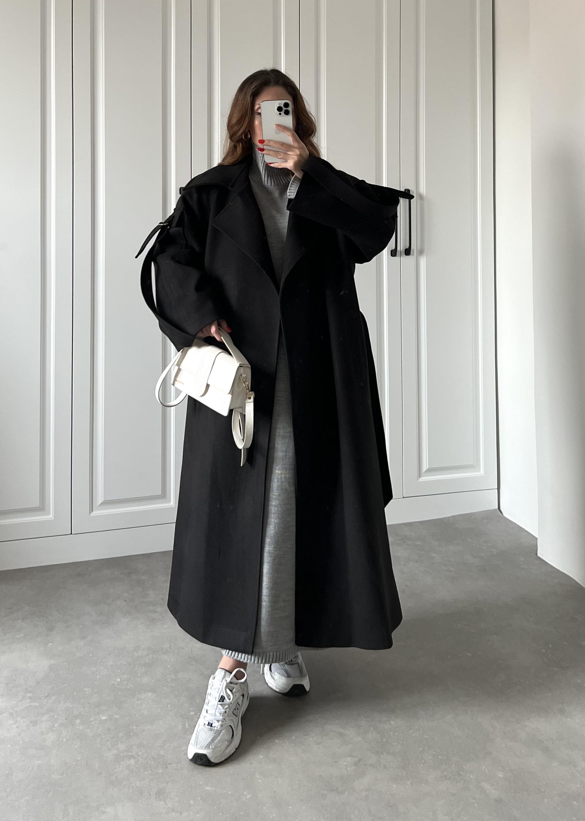 Tasarım Model Siyah Oversize Yün Kaban