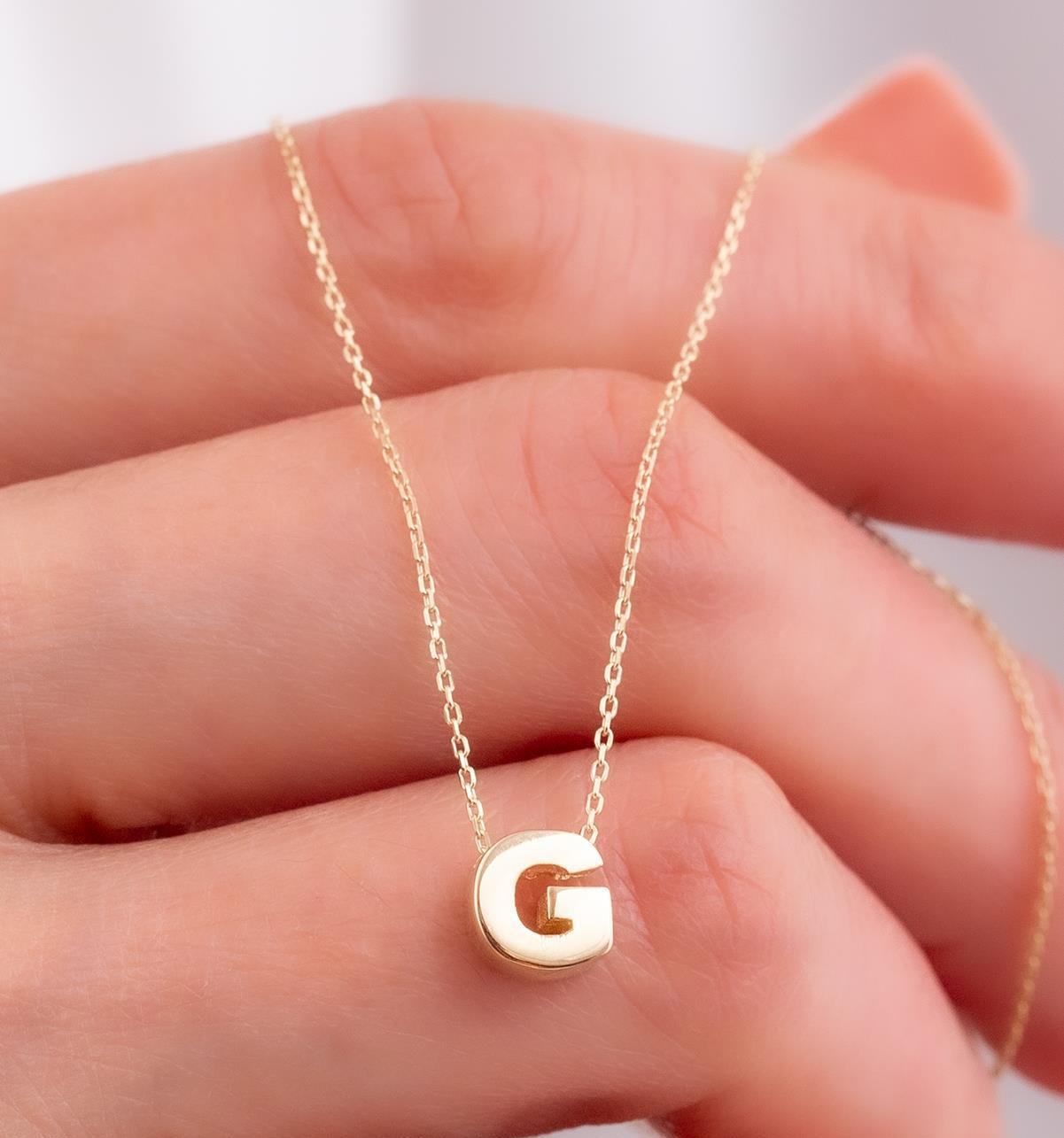 Altın "G" Harf Kolye