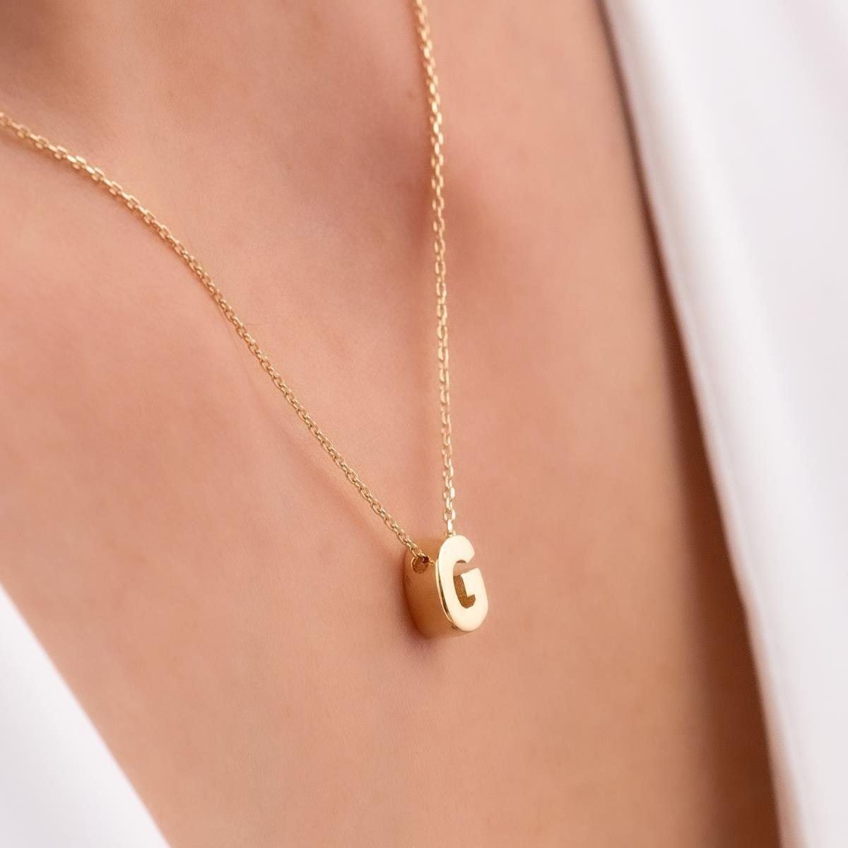 Altın "G" Harf Kolye