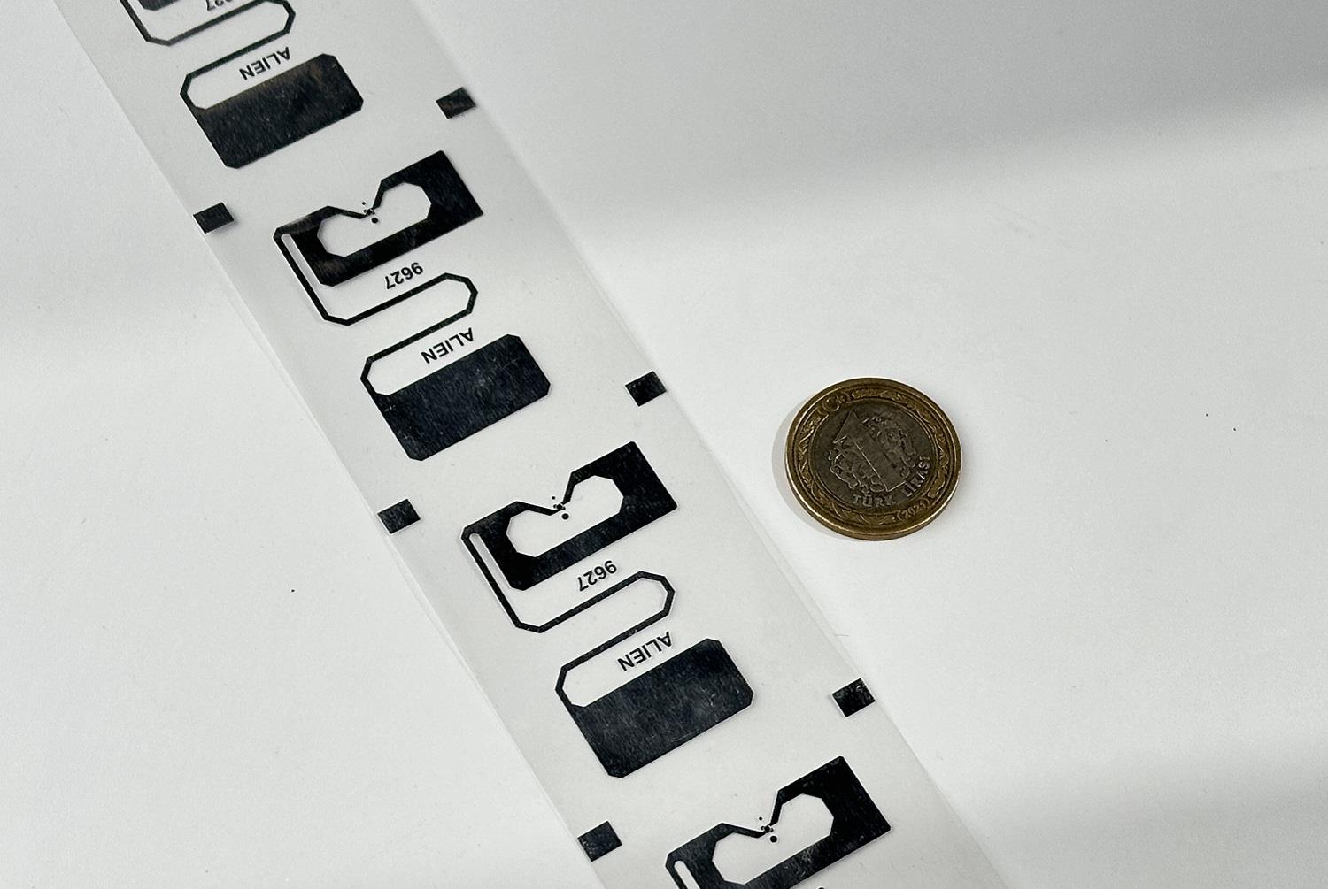 Alien ALN 9627 Dry UHF RFID Tag