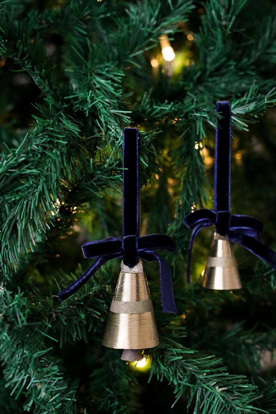 Den.Interiors X Beige and Stone Yılbaşı Ağacı Süsü Kurdeleli Büyük Çan ...