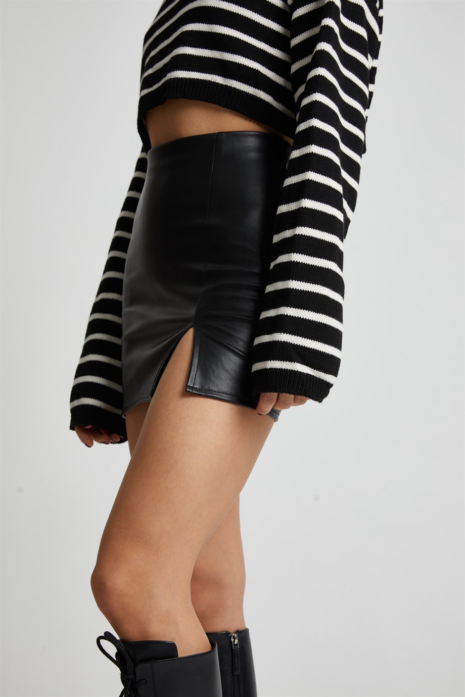 Yırtmaçlı Deri Etek | Oilean