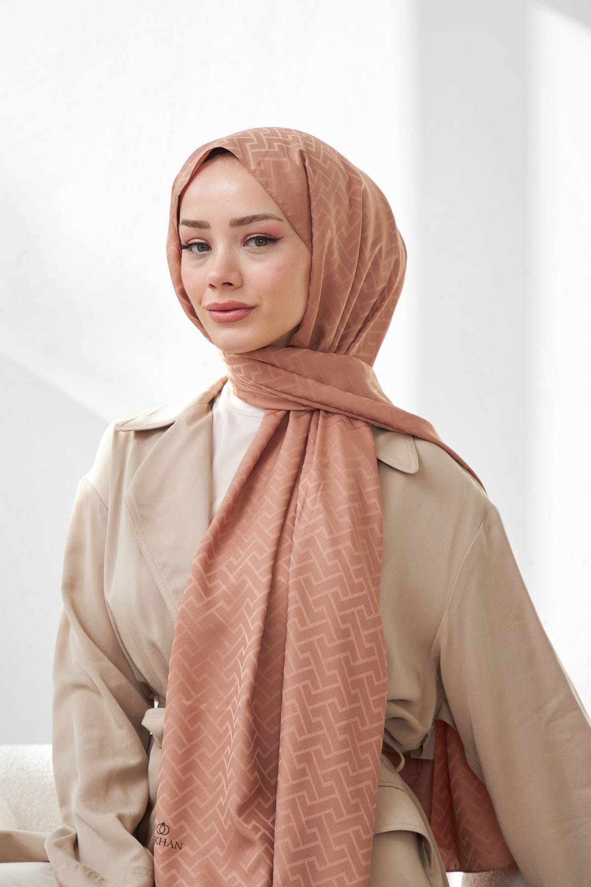 Jakar Şal - Lego Desen İpeksi Jakar Şal Sütlü Kahve 9004-19 Sepete Ekle | İpekhan Soft Eşarp ...