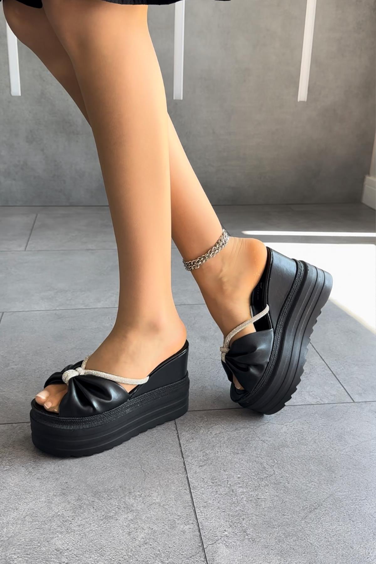 Modanizm Karex Siyah Dolgu Topuk Terlik