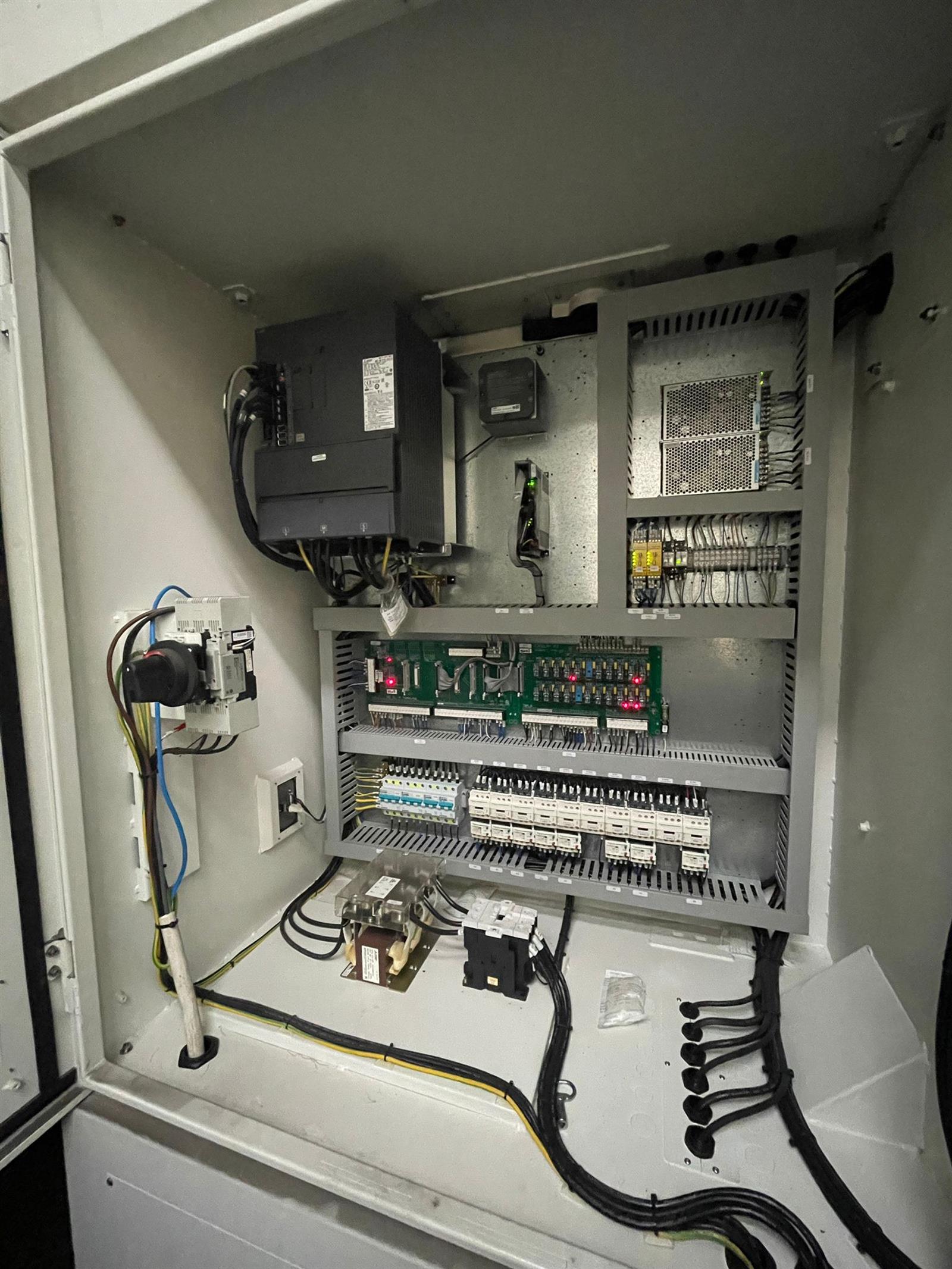 Arion IMM-1100 CNC Vertical Machining Center