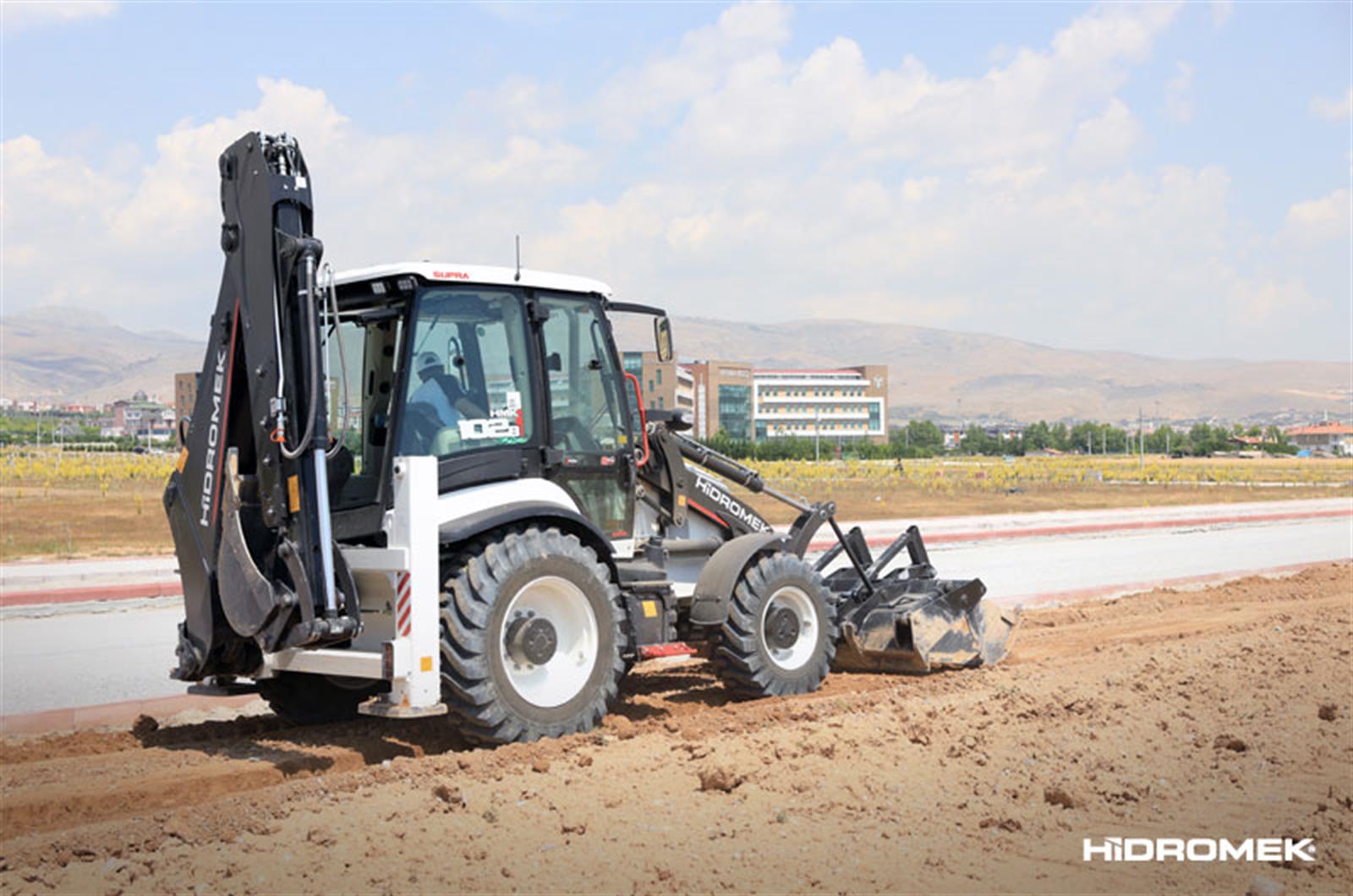 Hidromek HMK 102B SUPRA Backhoe Loader