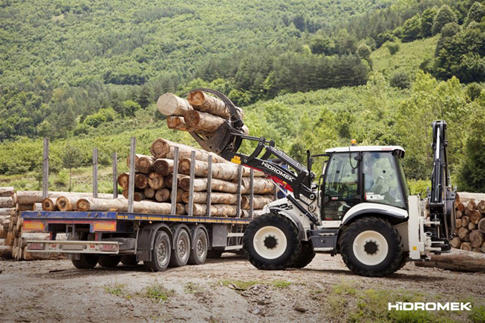 Hidromek HMK 102S SUPRA Backhoe Loader