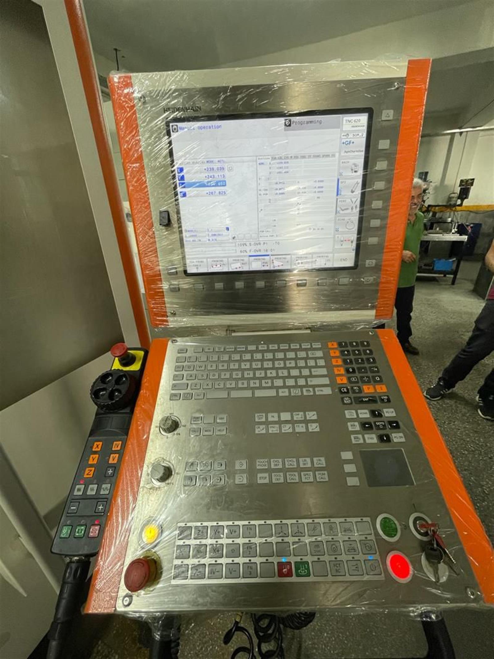 Mikron VCE 1000 Pro CNC Vertical Machining Center
