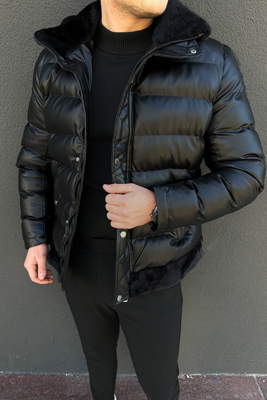 YAKA VE BEL SİYAH KÜRKLÜ ŞİŞME MONT