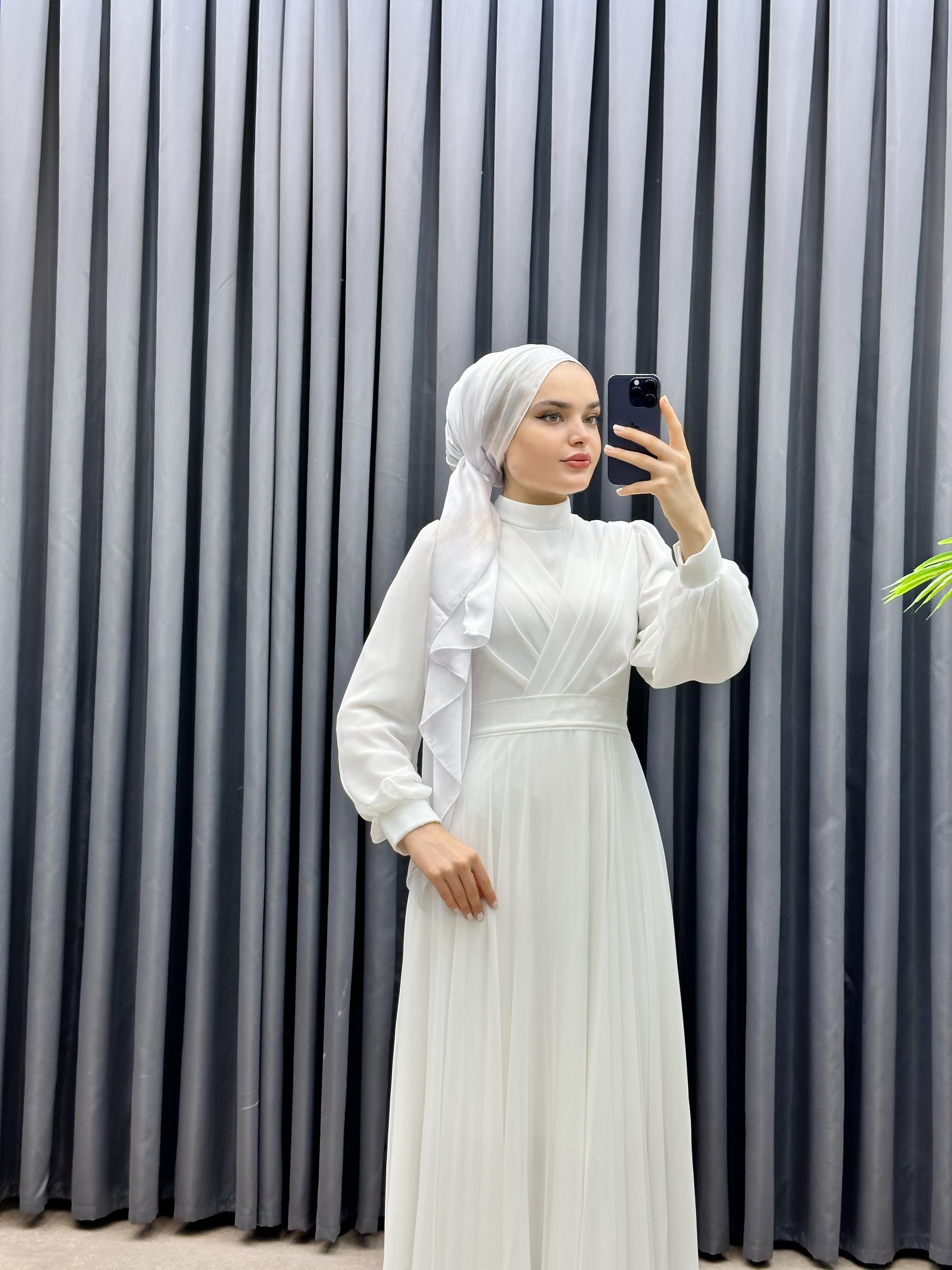 SEYYAR KEMERLİ ŞİFON ELBİSE BEYAZ - Bezen Store