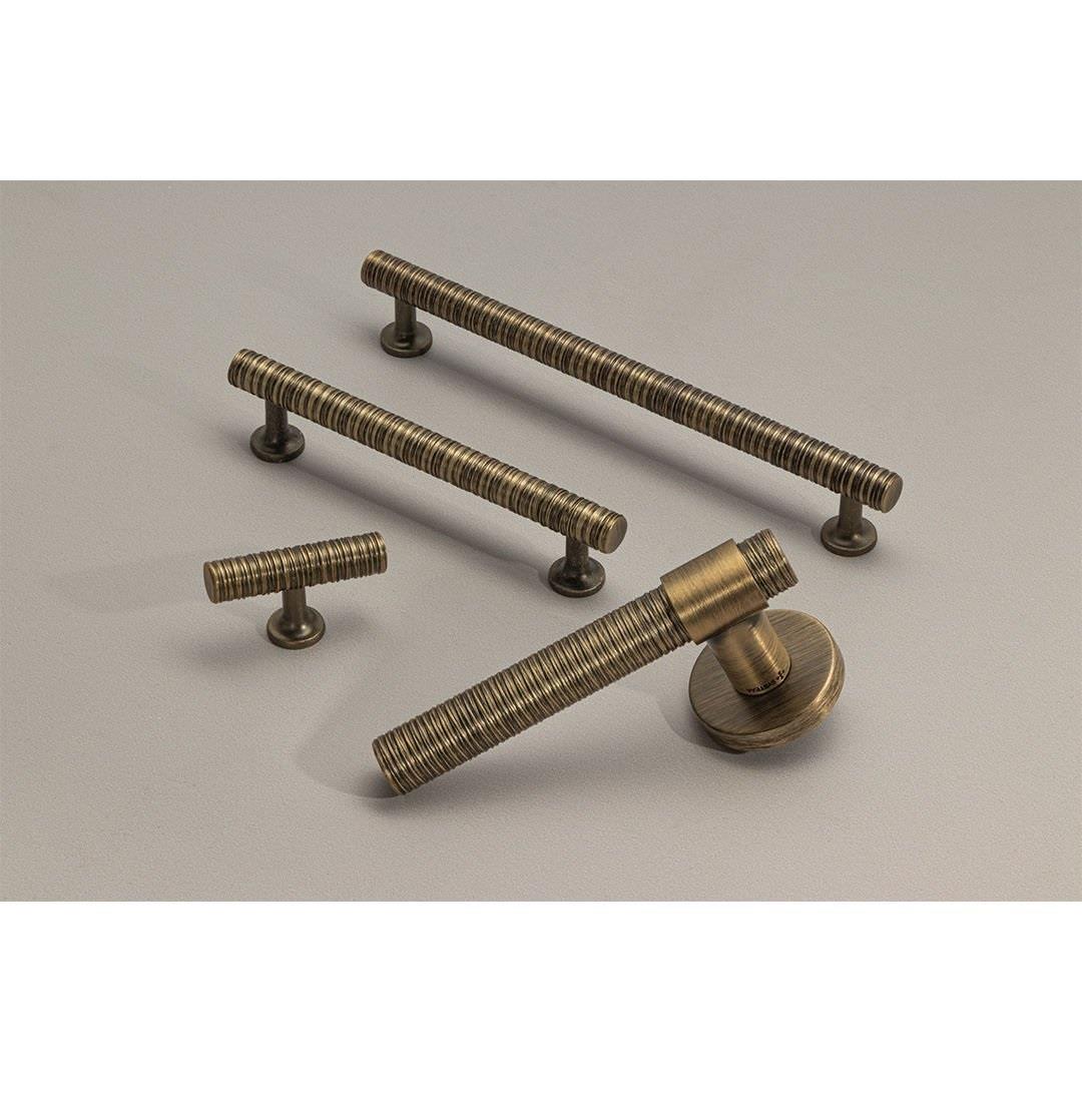 Axel-V Rozetli Kapı Kolu Antik Bronz - Oda | Dizaynaks