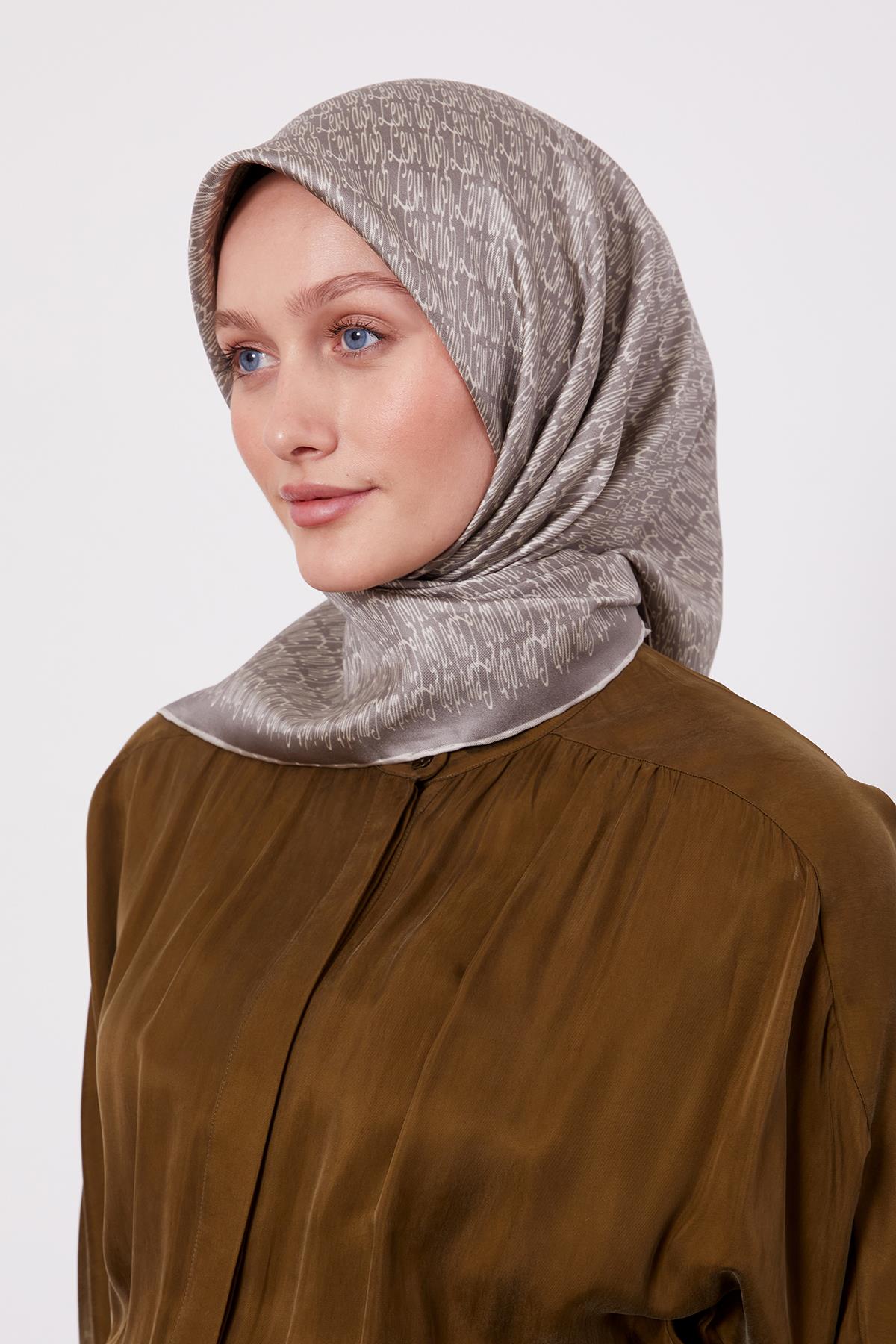 Vizon El Yazısı Desen Twill İpek Eşarp - Levidor