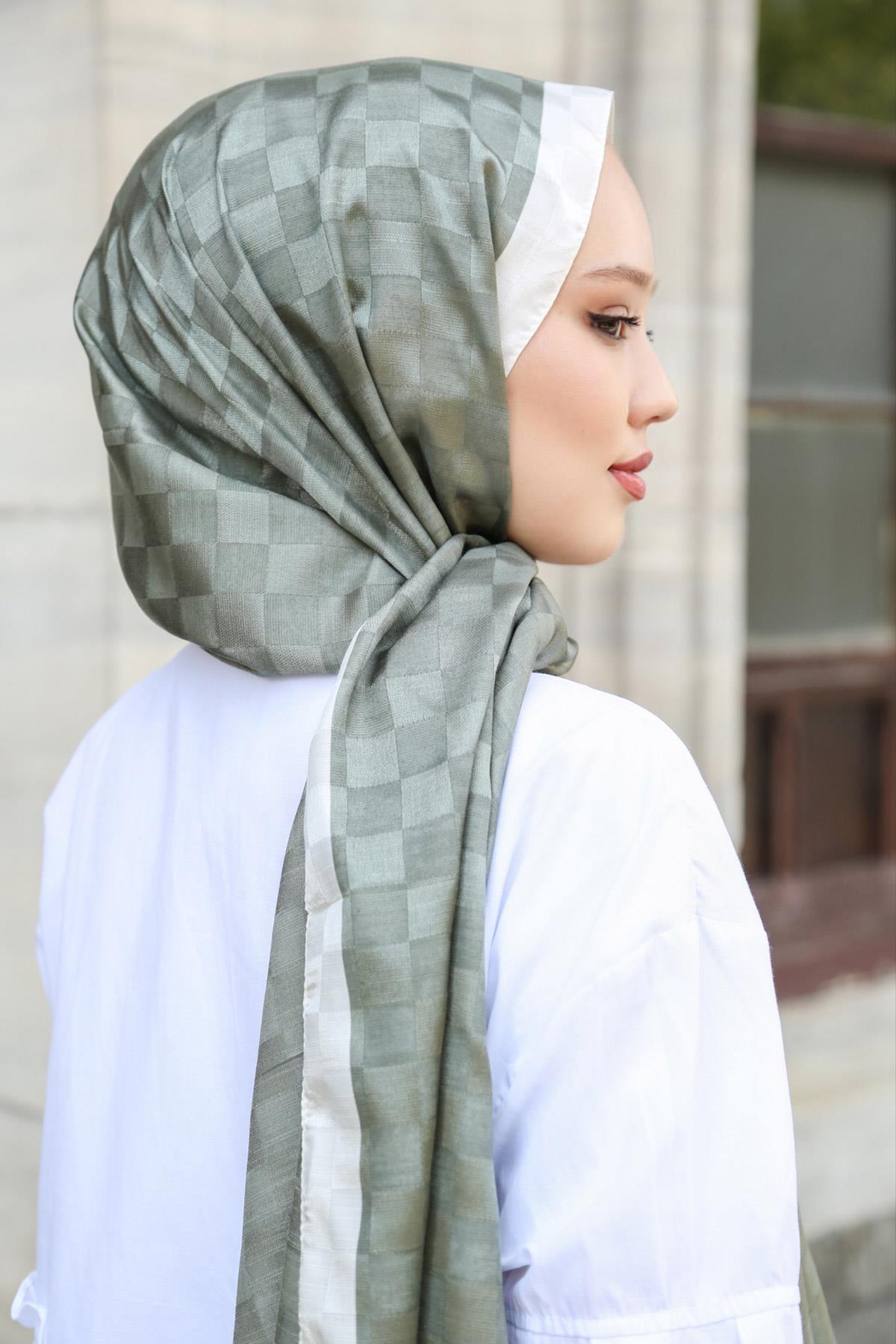 Monogram Desenli Şal Modelleri | Hint İpek