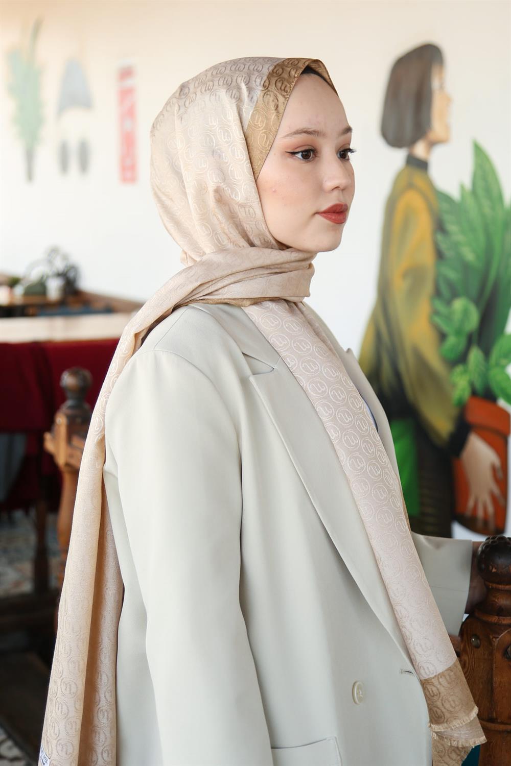 Monogram Desenli Şal Modelleri | Hint İpek