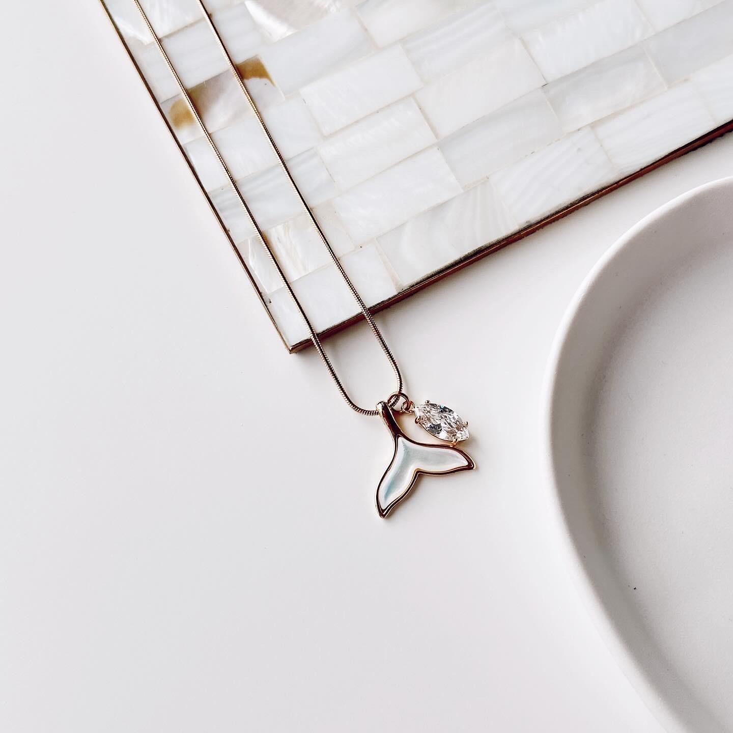 Vesce Atelier, şık ve tarz kolyelerle zarif ve modern bir görünüm elde ...