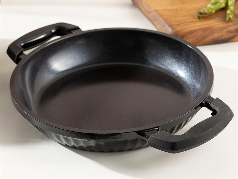 Master Cast Aluminum Casting Shallow Frying Pan 22 cm Black | English ...