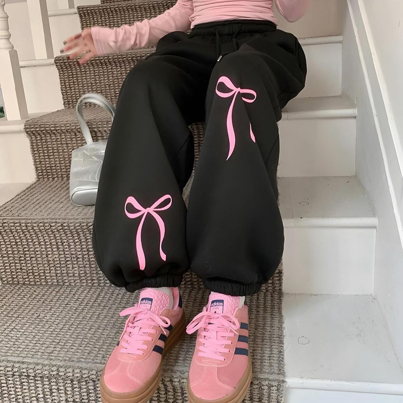 Pembe Fiyonk Baskılı Siyah Oversize Eşofman