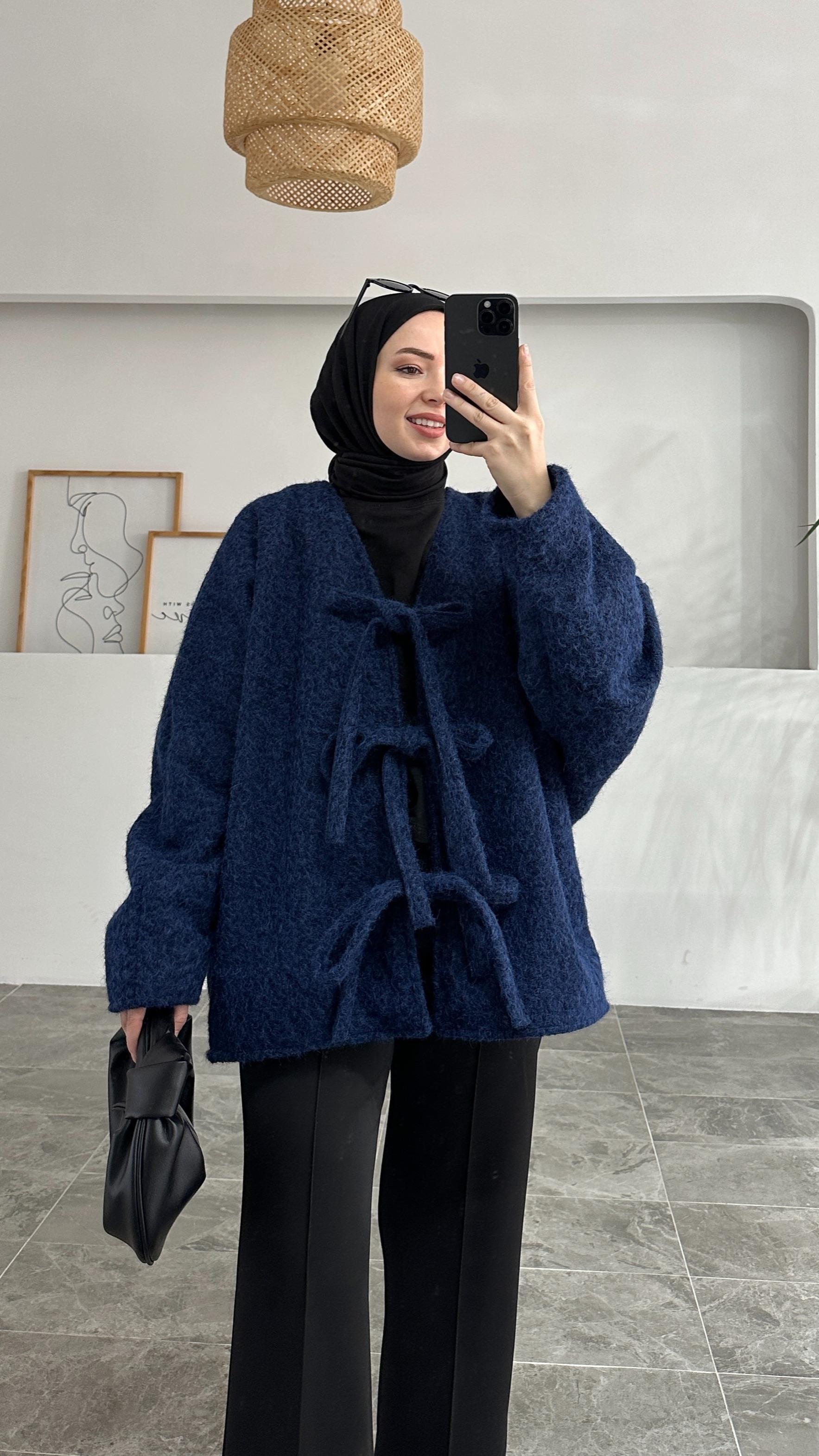 Vilona Pinterest Model Lacivert Kaban