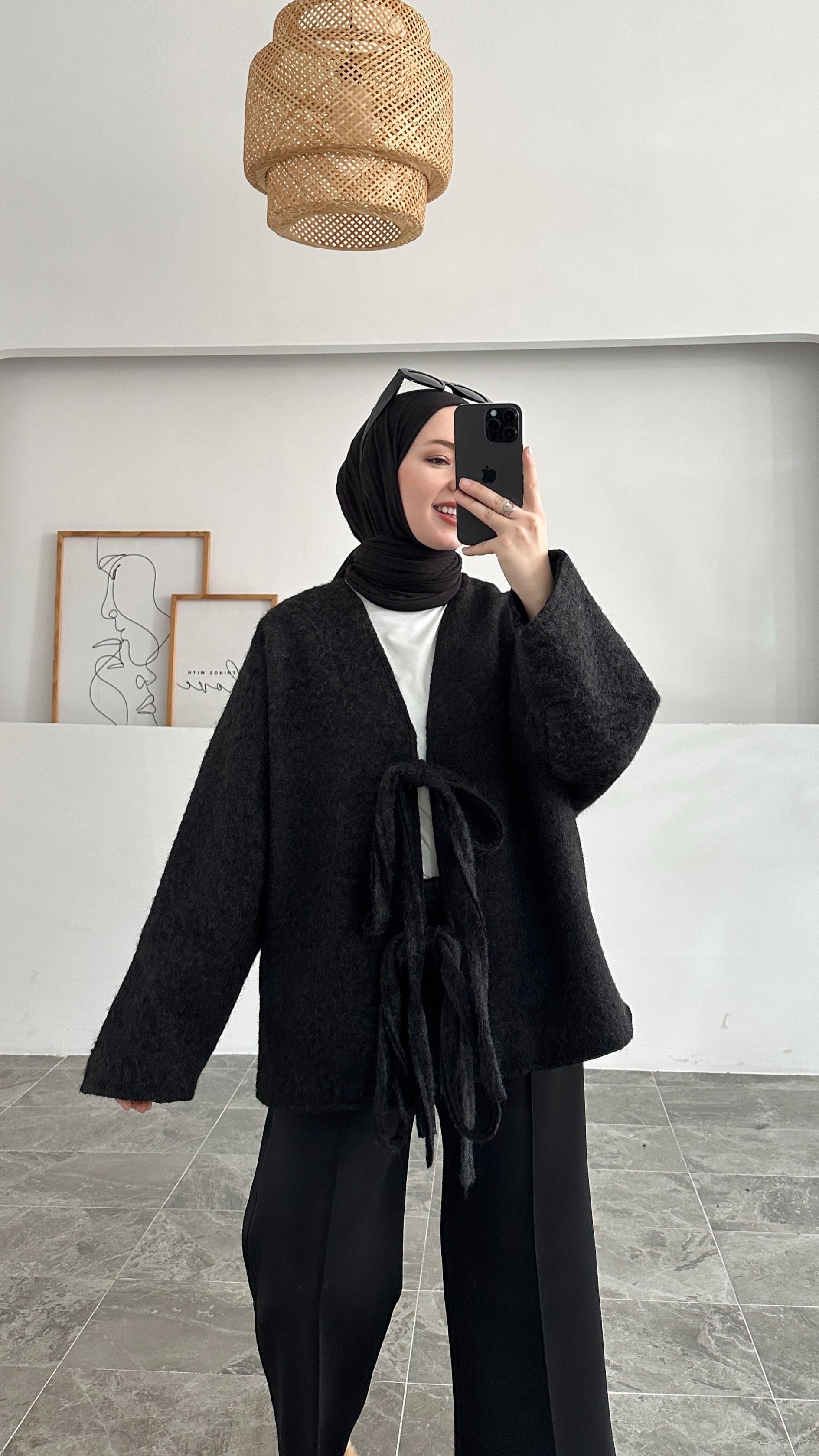 Vilona Pinterest Model Siyah Kaban