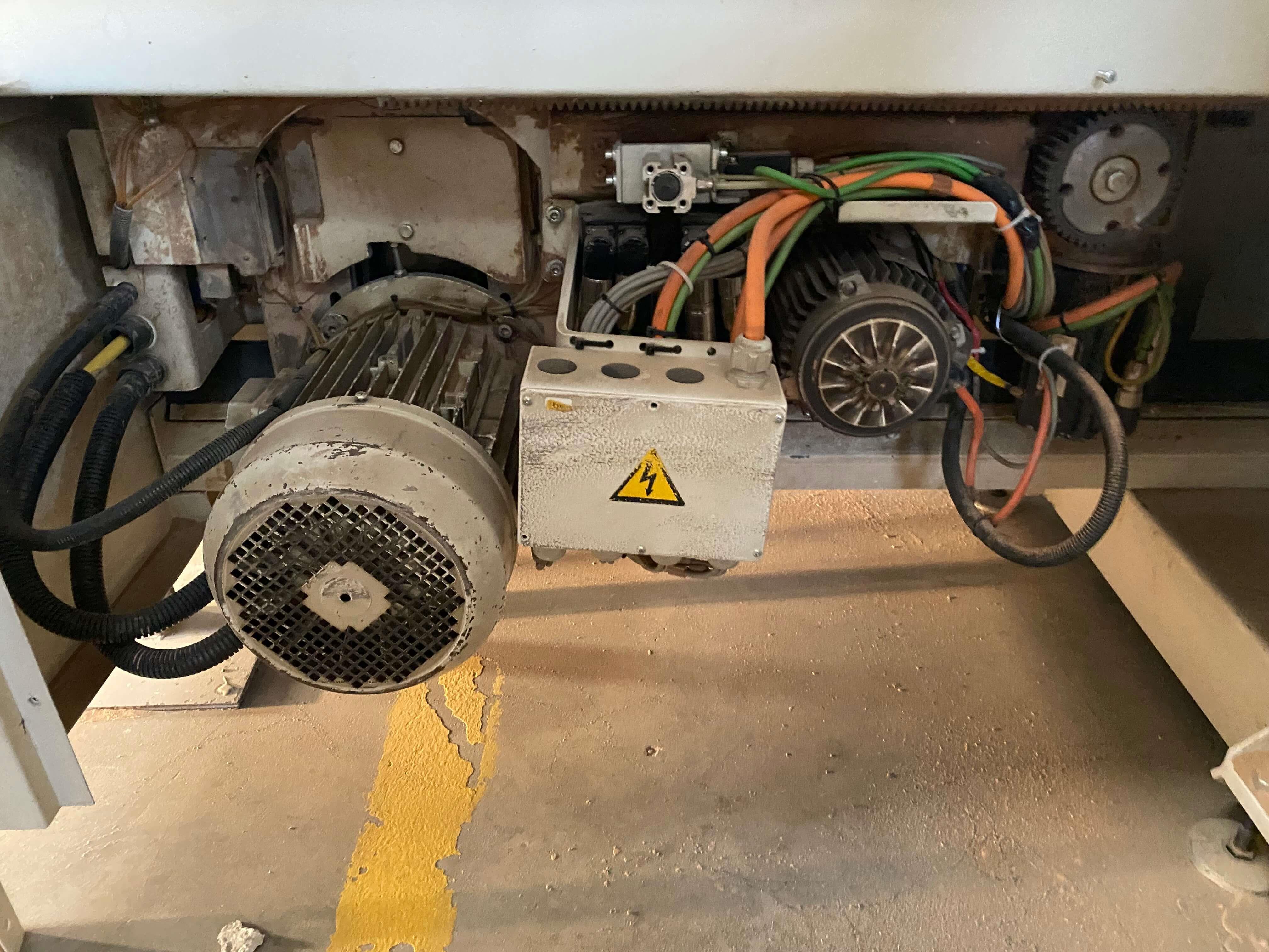 Scm Gabbiani Galaxy T3 130 Asansörlü Arkadan Yandan Yüklemeli Panel Ebatlama Makinesi (2012)