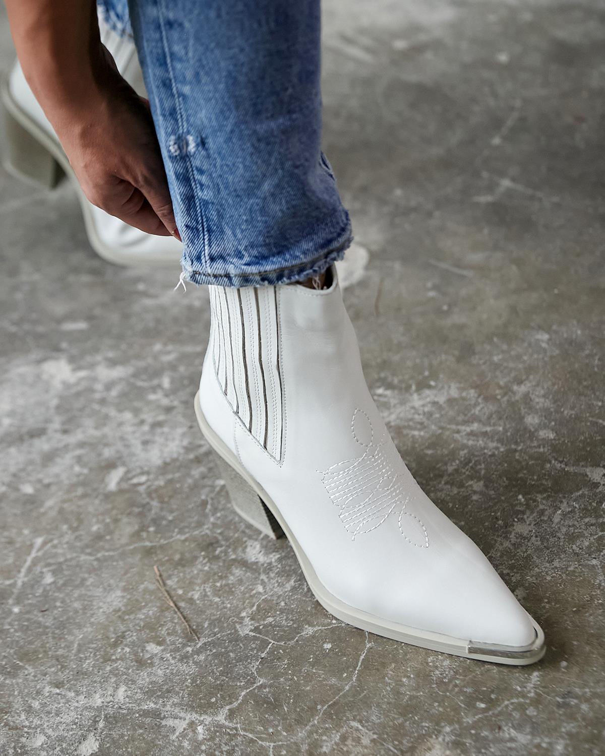 PELİNİNAYAKKABİLARİ