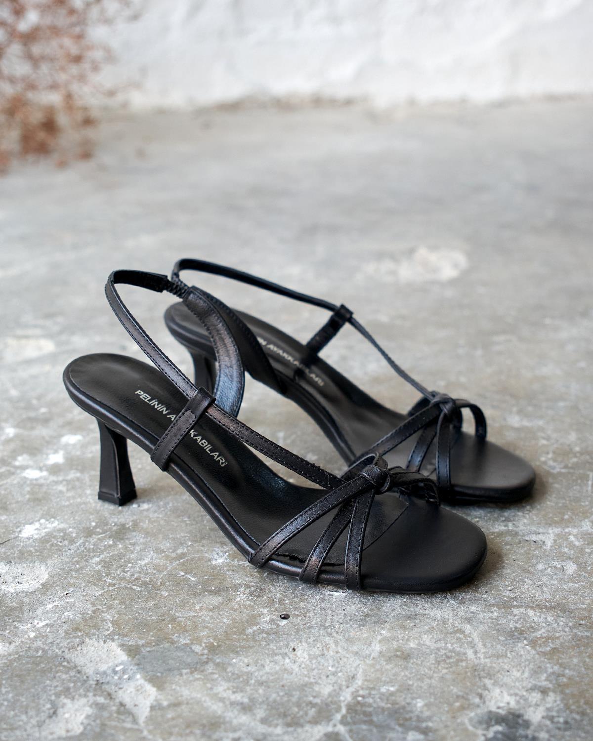 GARCY SİYAH DERİ TOPUKLU AYAKKABI