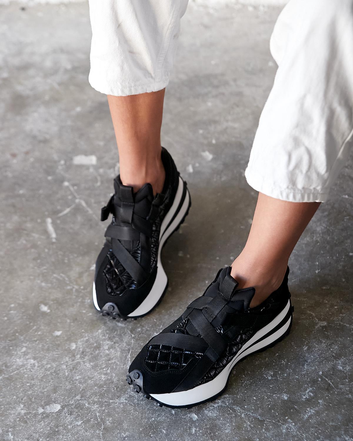 HUCCİ SİYAH SPOR AYAKKABI