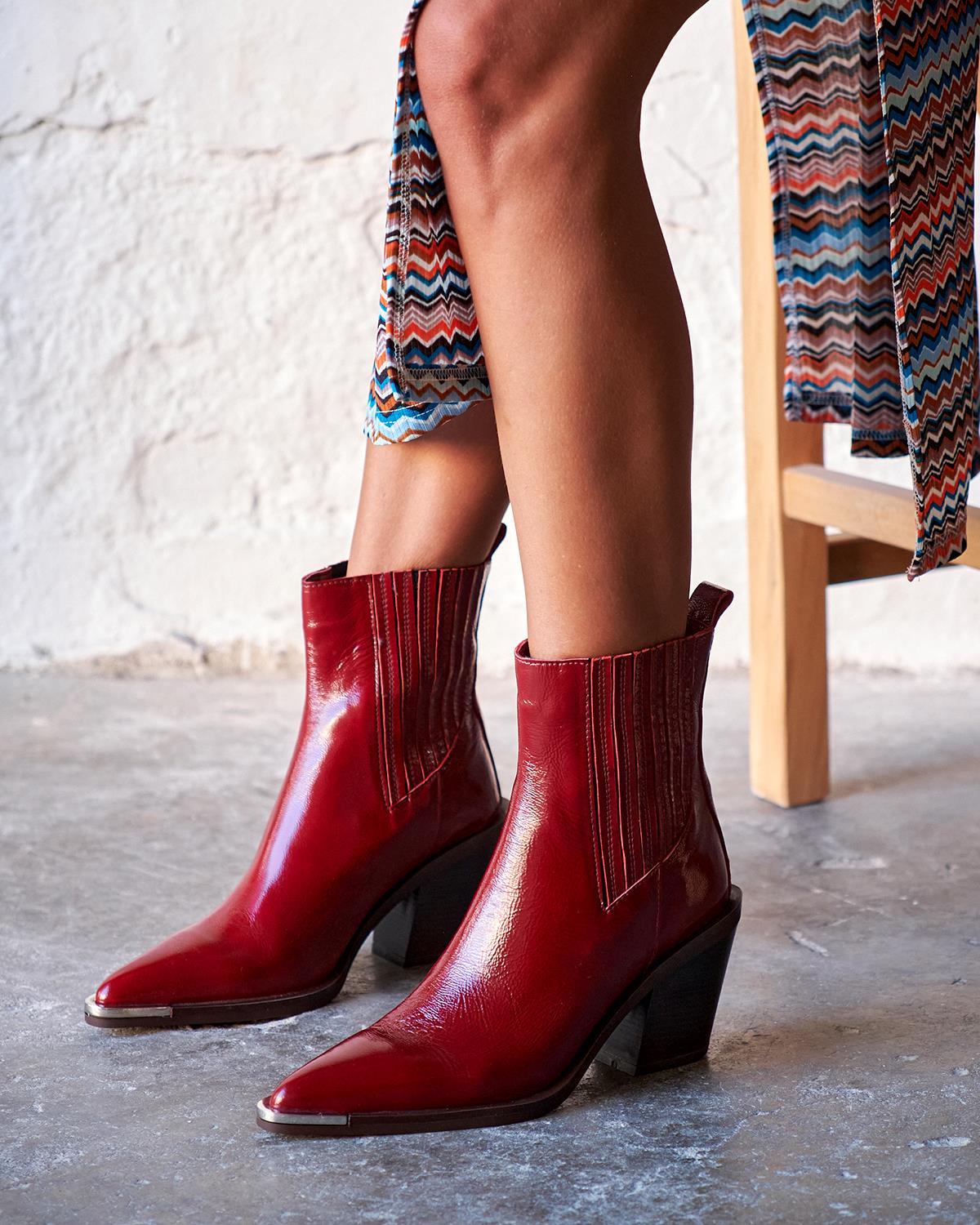 PELİNİNAYAKKABİLARİ